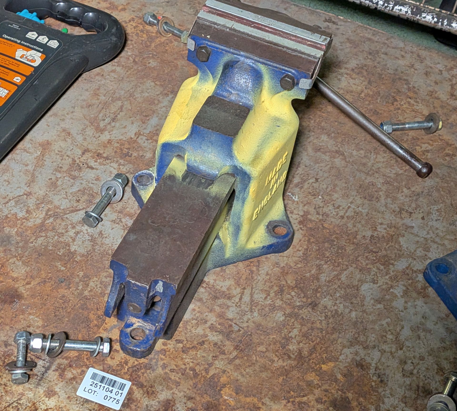 Record 112 6 inch heavy duty bench vice