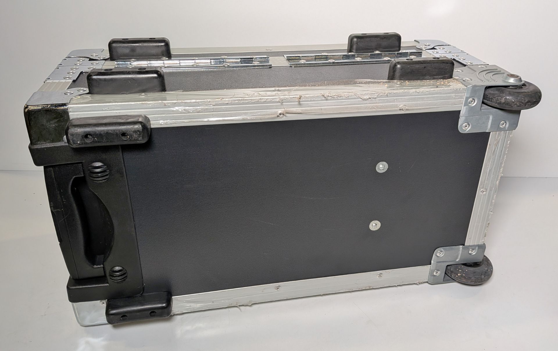 Agilent Technologies flight case with pull handle and wheels ...