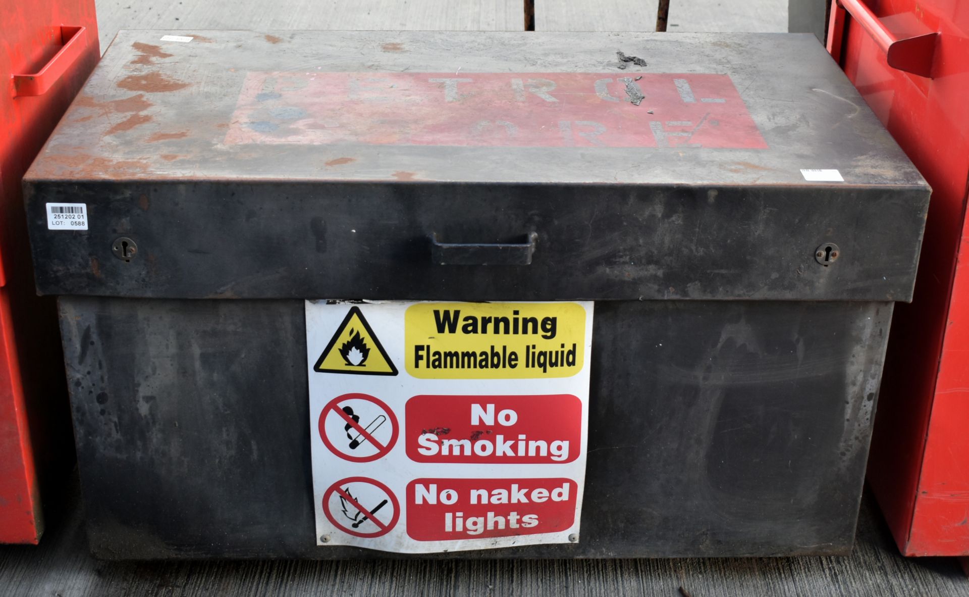 Chemical storage unit with keys - W 1230 x D 690 x H 690mm