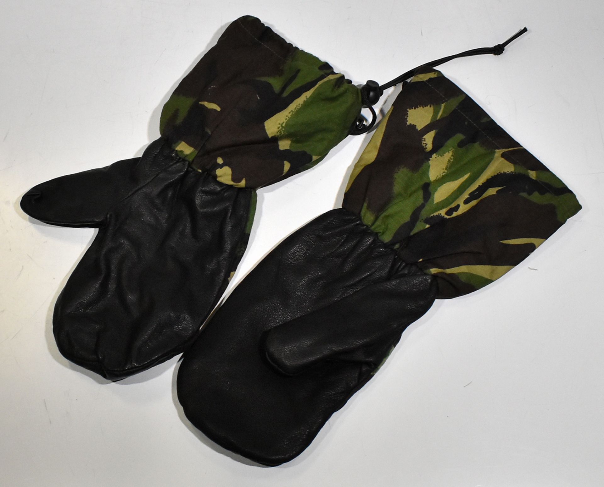 26x Unpaired DPM Extreme cold weather mittens NSN: 8415-99-869 ...