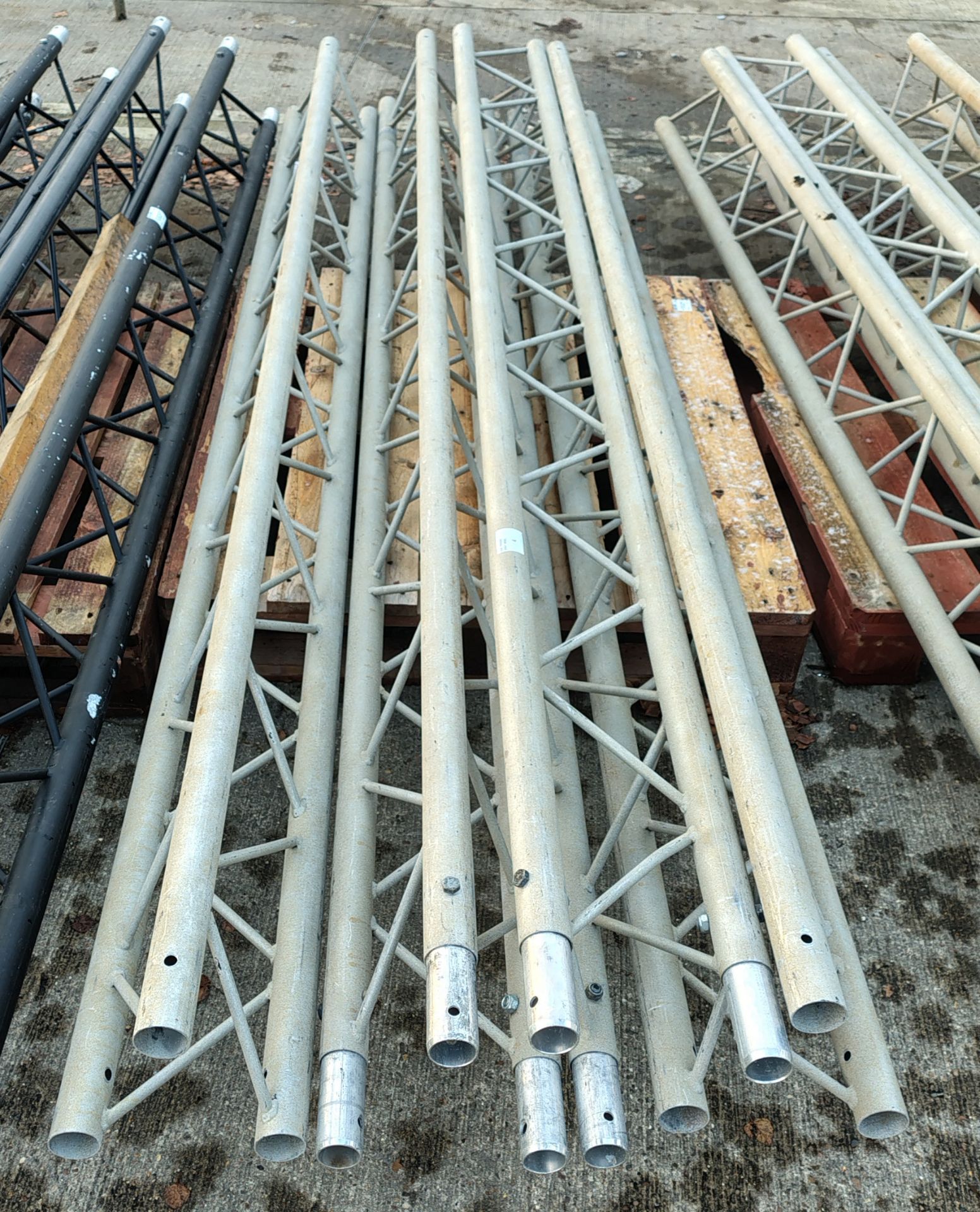 3x Staging truss lengths - 250mm triangle - W 3000 x D 860 x H 250mm