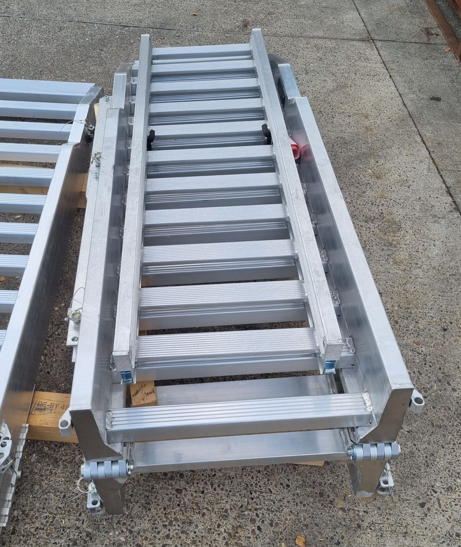 Pair of vehicle loading ramps - SWL per pair: 4500kg - dimensions per ...