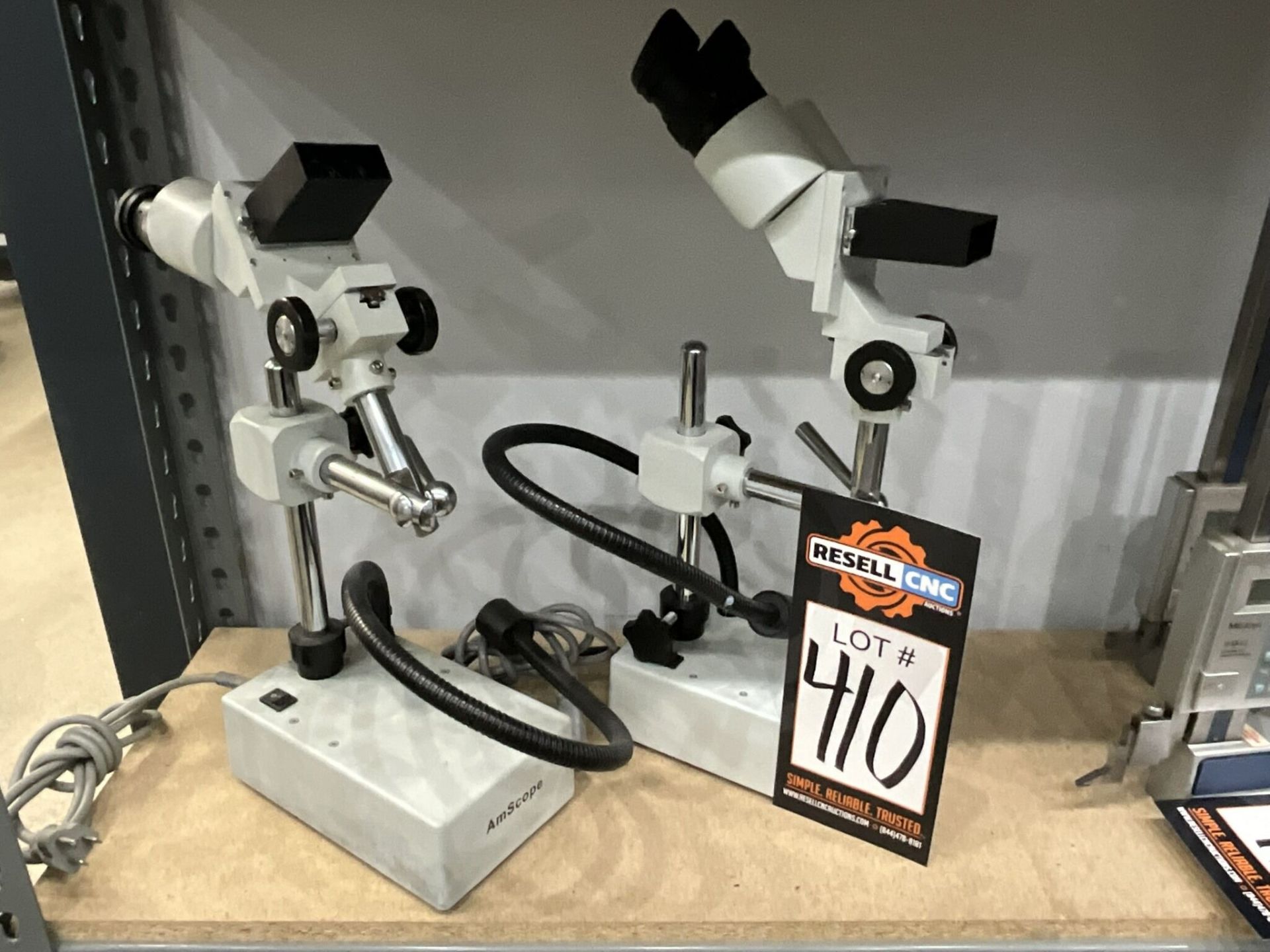 (2) AM Scopes with Light Sources
