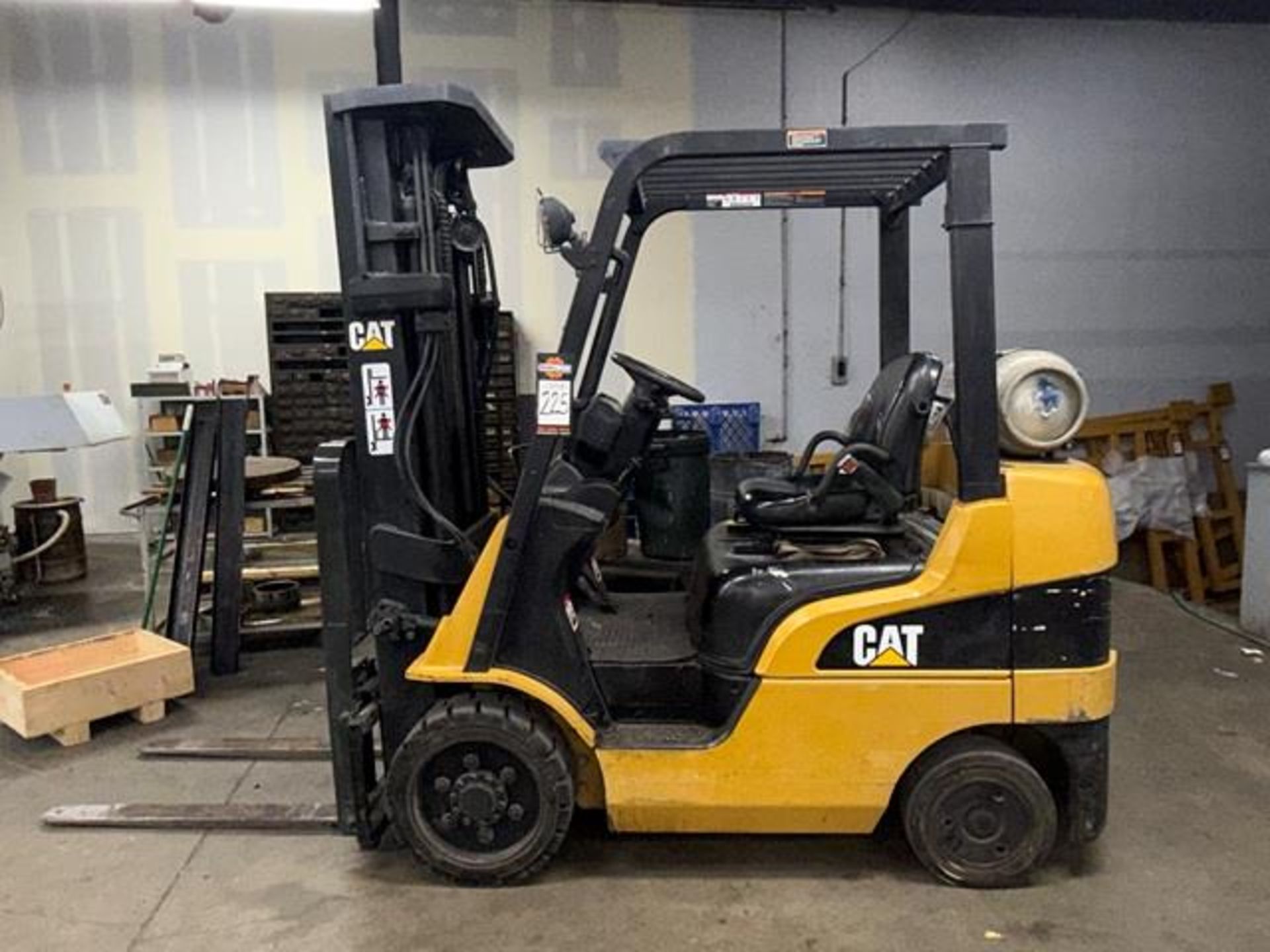 5000lb Caterpillar Model C5000 Propane Forklift (SN: AT9004101 ...