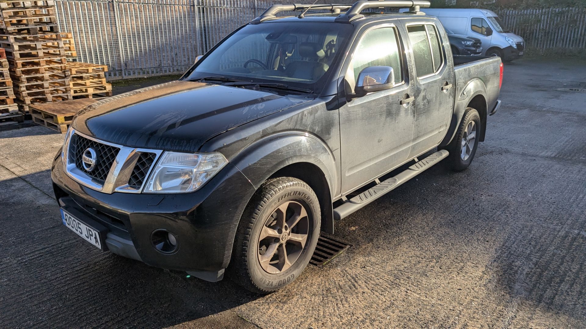 OO05 JPA Nissan Navara Tekna DC Crew Cab Pick Up, 6-Speed Manual ...