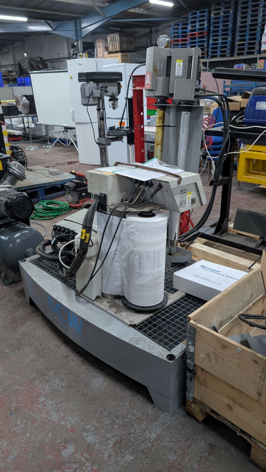 1 off Instapak Foam Packaging System, including Instapak 901 controller ...