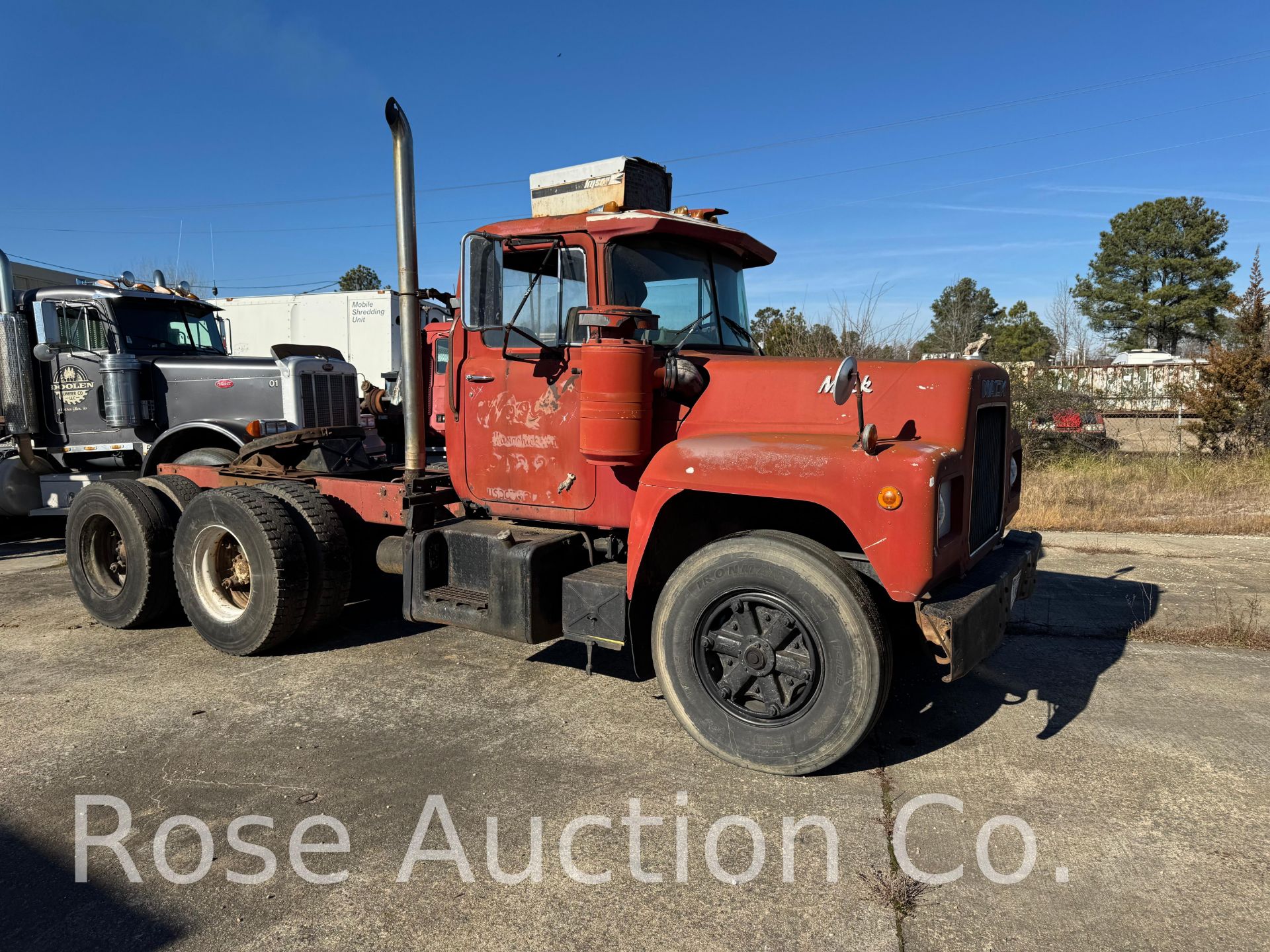 Mack R Model T/A road tractor, Camelback suspension, Double frame Mack ...
