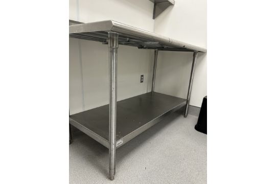 60IN X 30IN X 40IN STAINLESS STEEL TABLE W/ BACKSPLASH