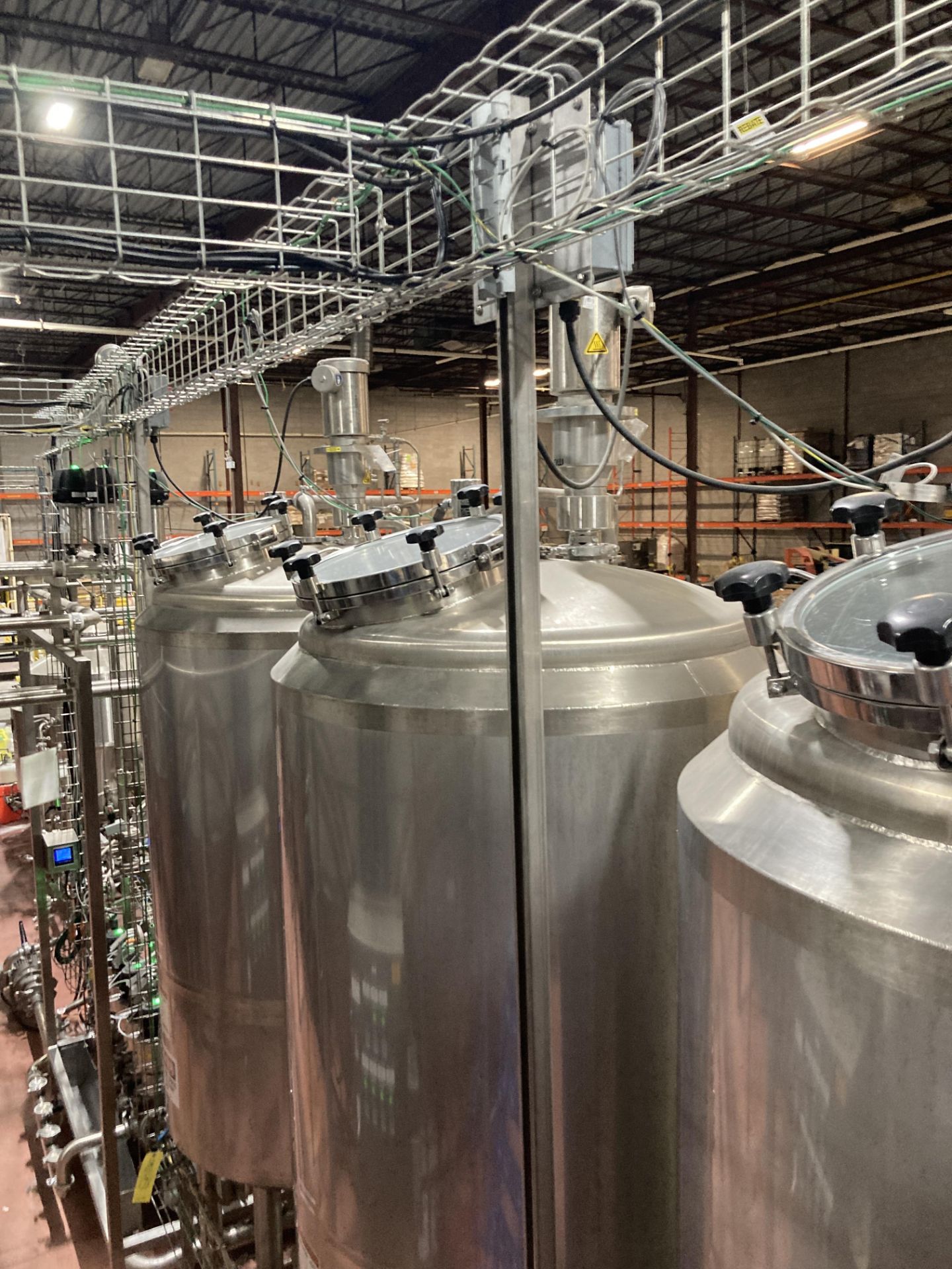 10 HL yeast tank with agitator