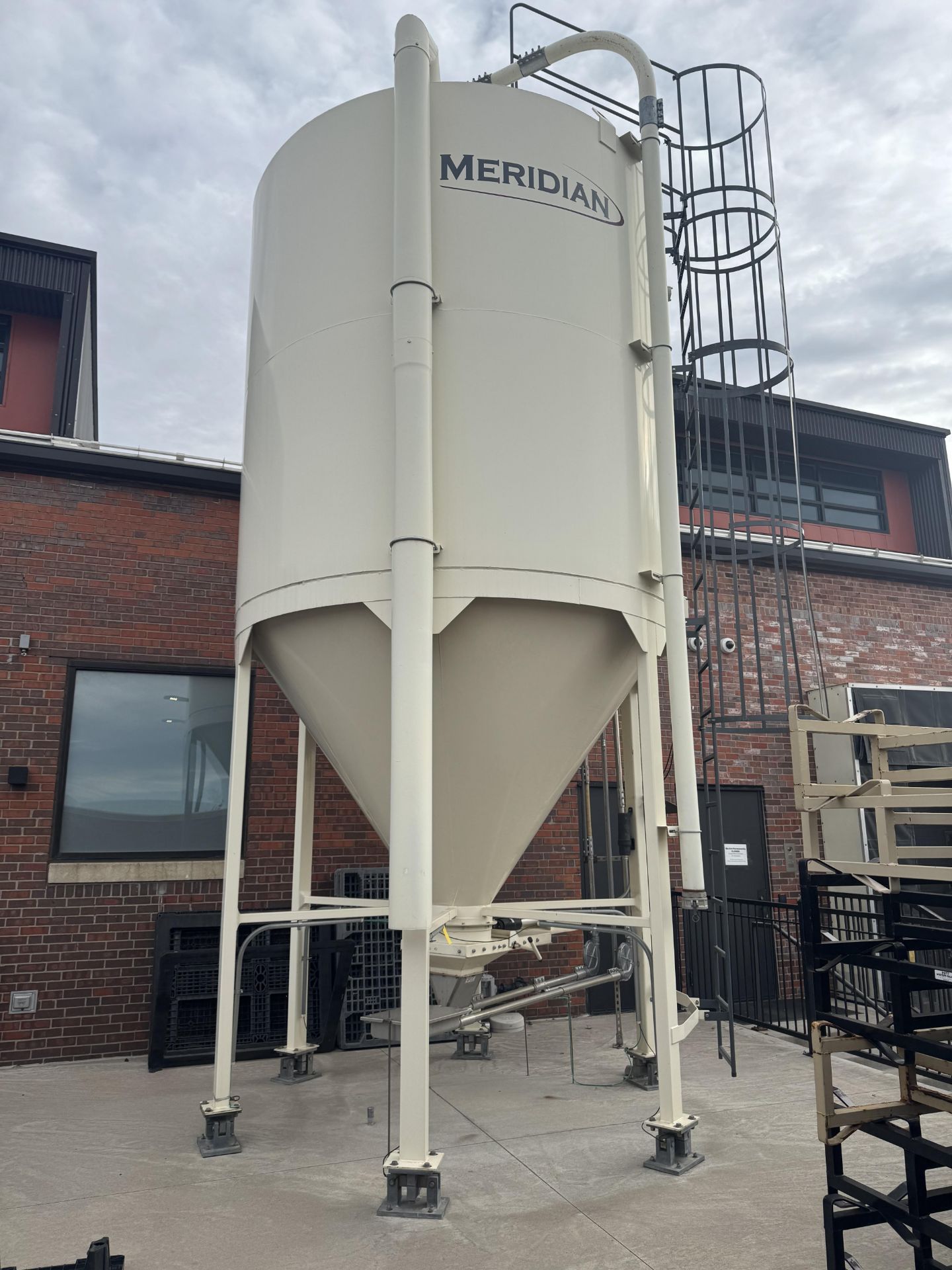 Meridian Dry Malt Silo w/ Pneumatic Fill Pipe and Knife Gate Valve ...