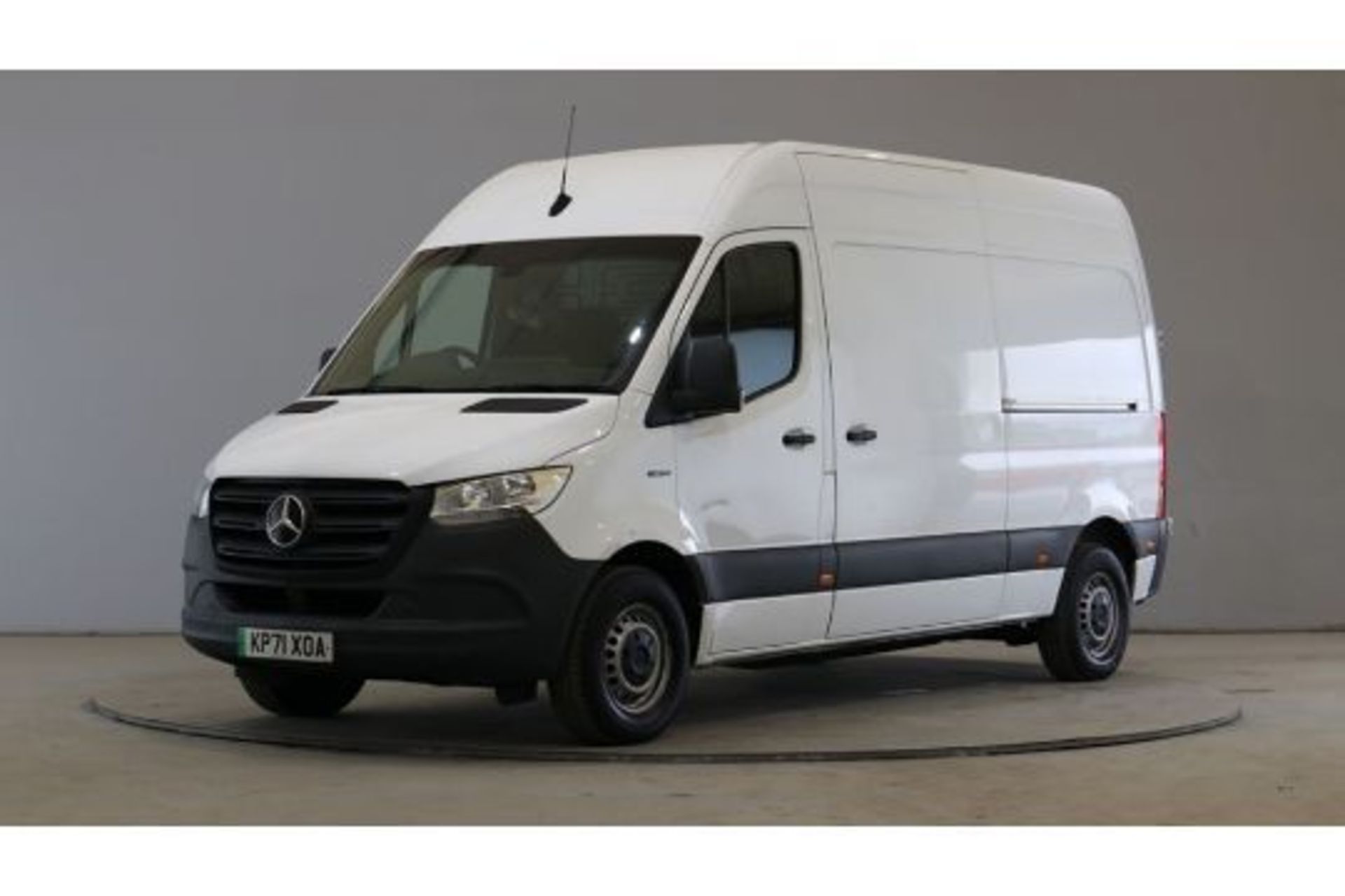 Mercedes-Benz Sprinter "Automatic" Medium Wheel Base L2H2 "Progressive ...