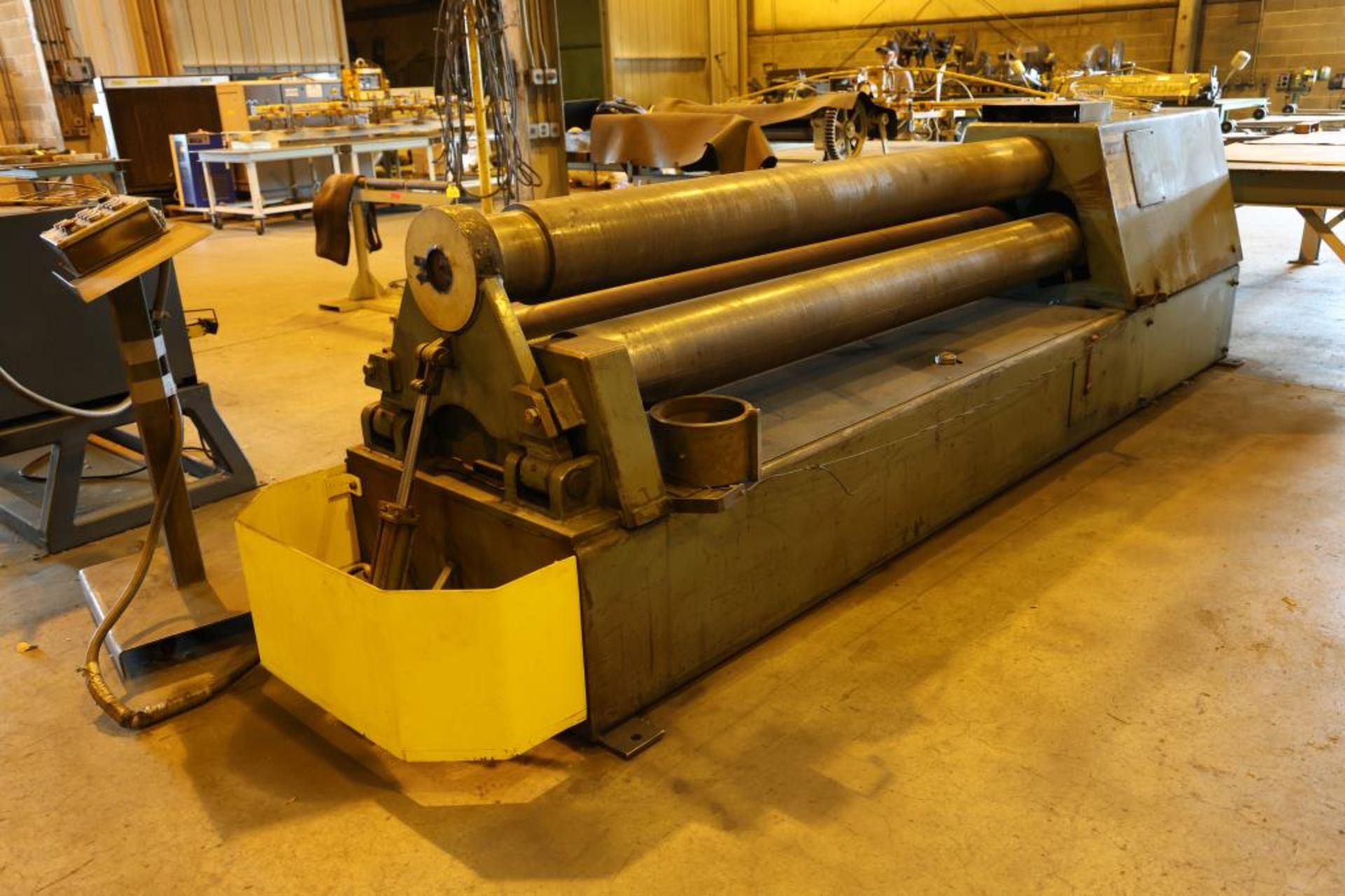 Montgomery Pyramid Style Plate Roller, 9" Diameter Rolls, Hydraulic ...