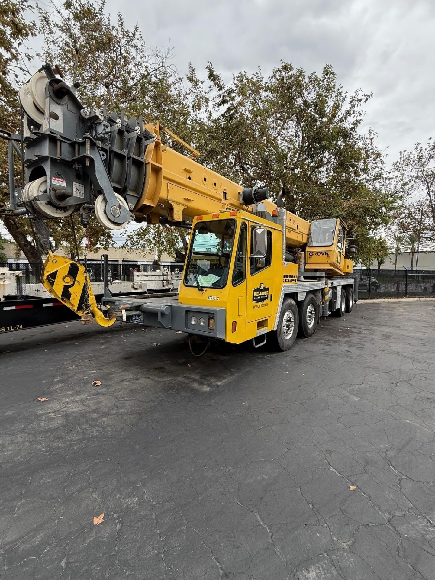 2004 Grove TMS 9000E Hydraulic Truck Crane Engine: Cummins Hours Shown ...