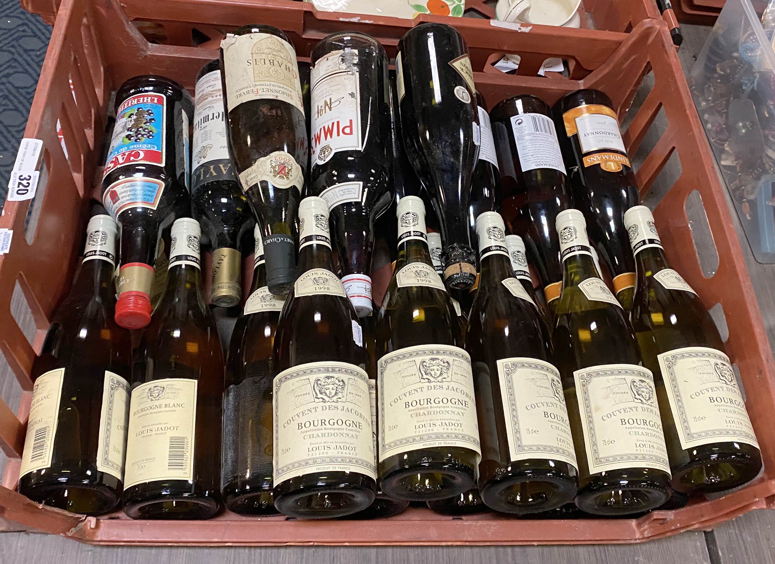 LARGE TRAY OF ALCOHOL TO INCLUDE LOUIS JADOT, PIMMS ETC