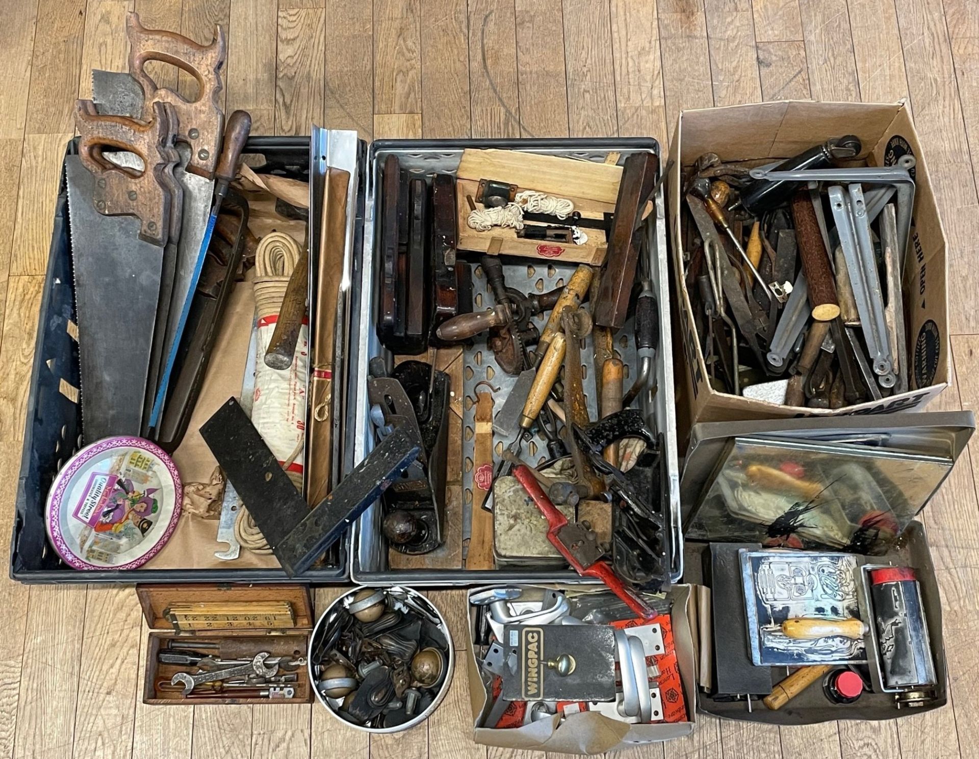 A collection of early 20th century and later carpenters hand tools, to ...