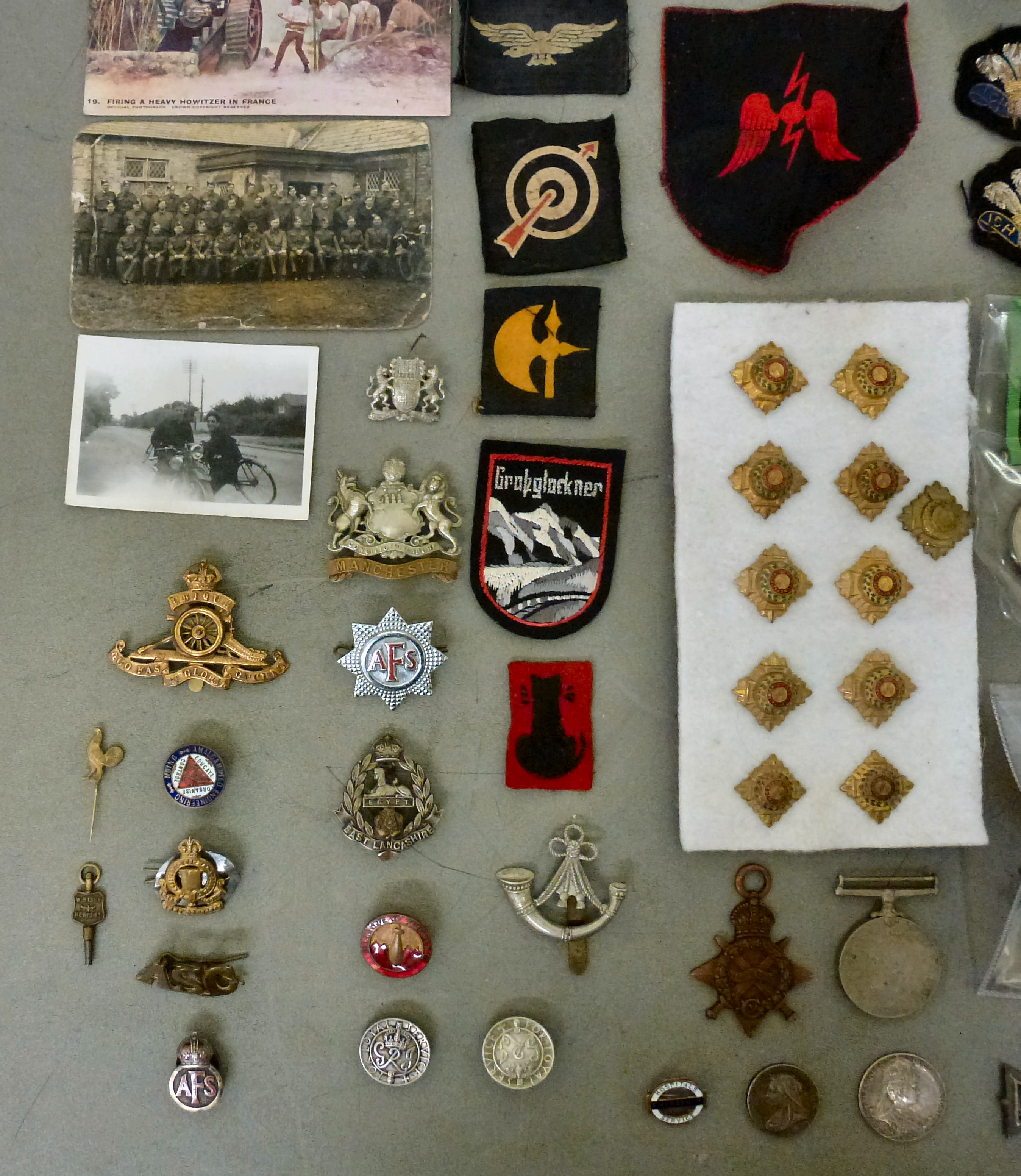 Military and other collectables: to include fabric badges, some copies ...