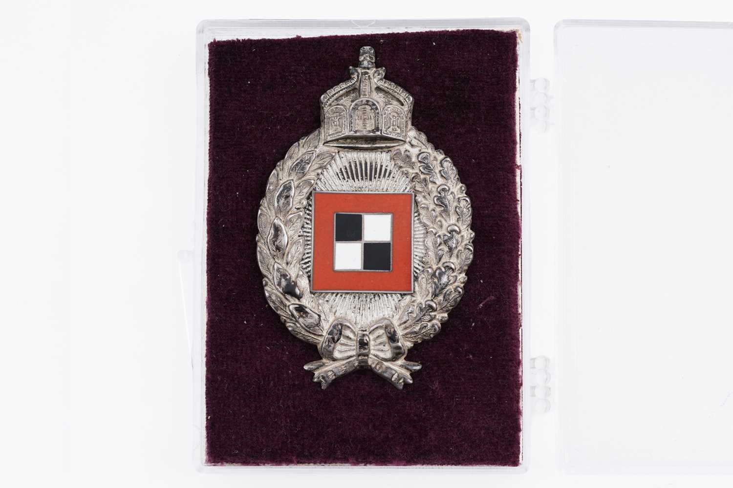 A German First World War Aviation Award badge for an Observer, by C.E ...