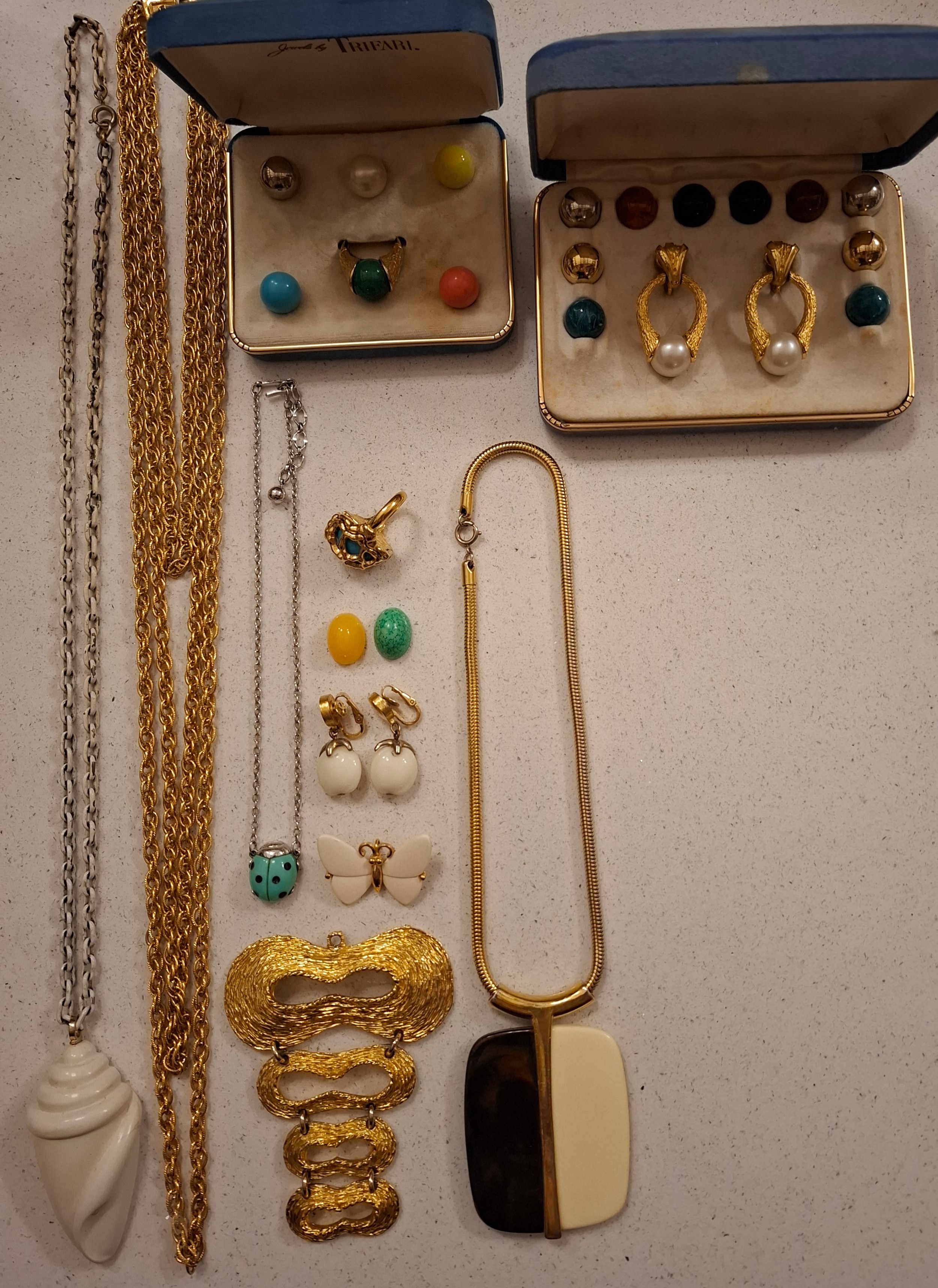 Trifari- A collection of 1970's and later Trifari costume jewellery to ...