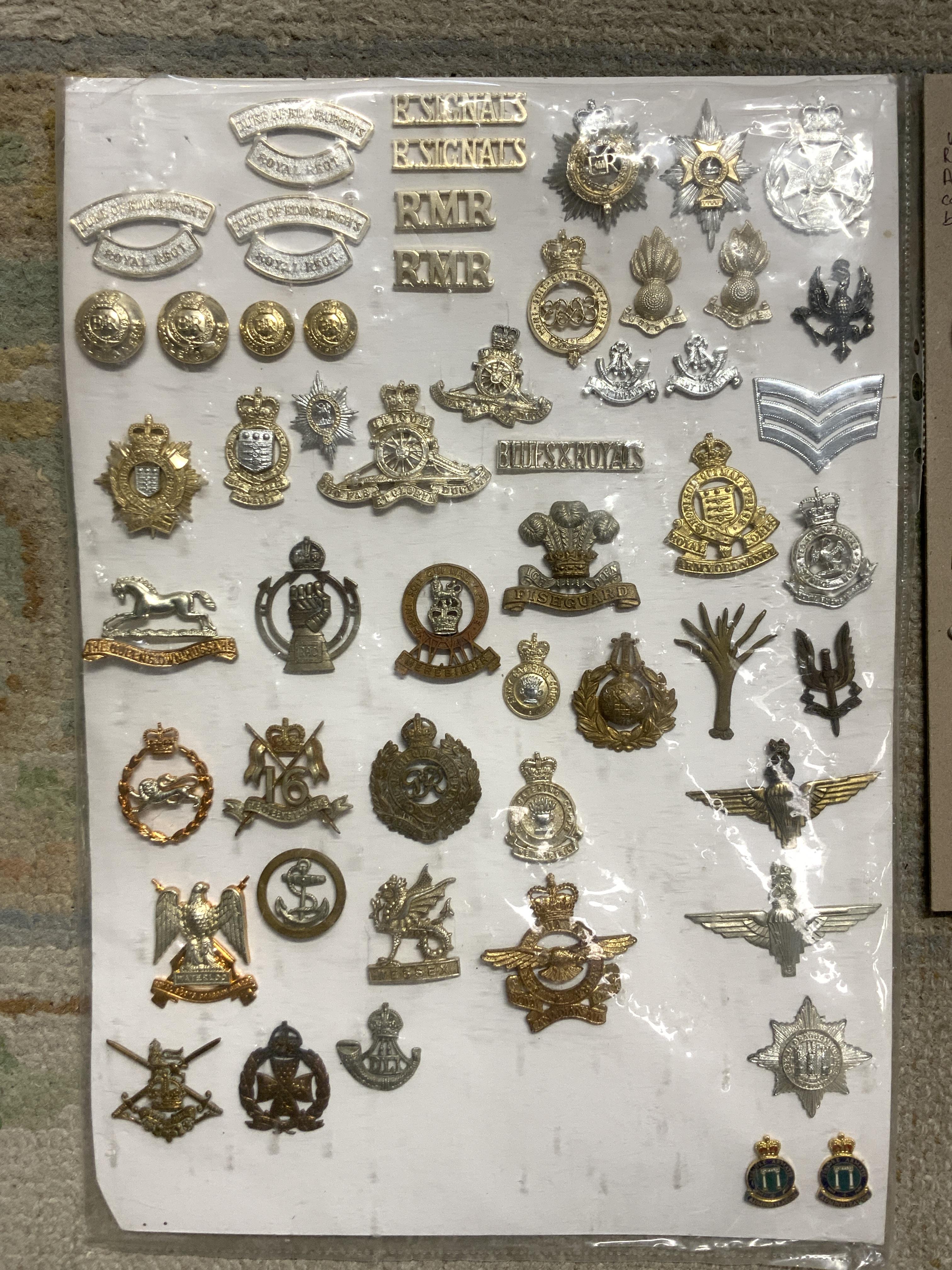 COLLECTION OF MILITARY BADGES AND SHOULDER TITLES INCLUDES WWI ...
