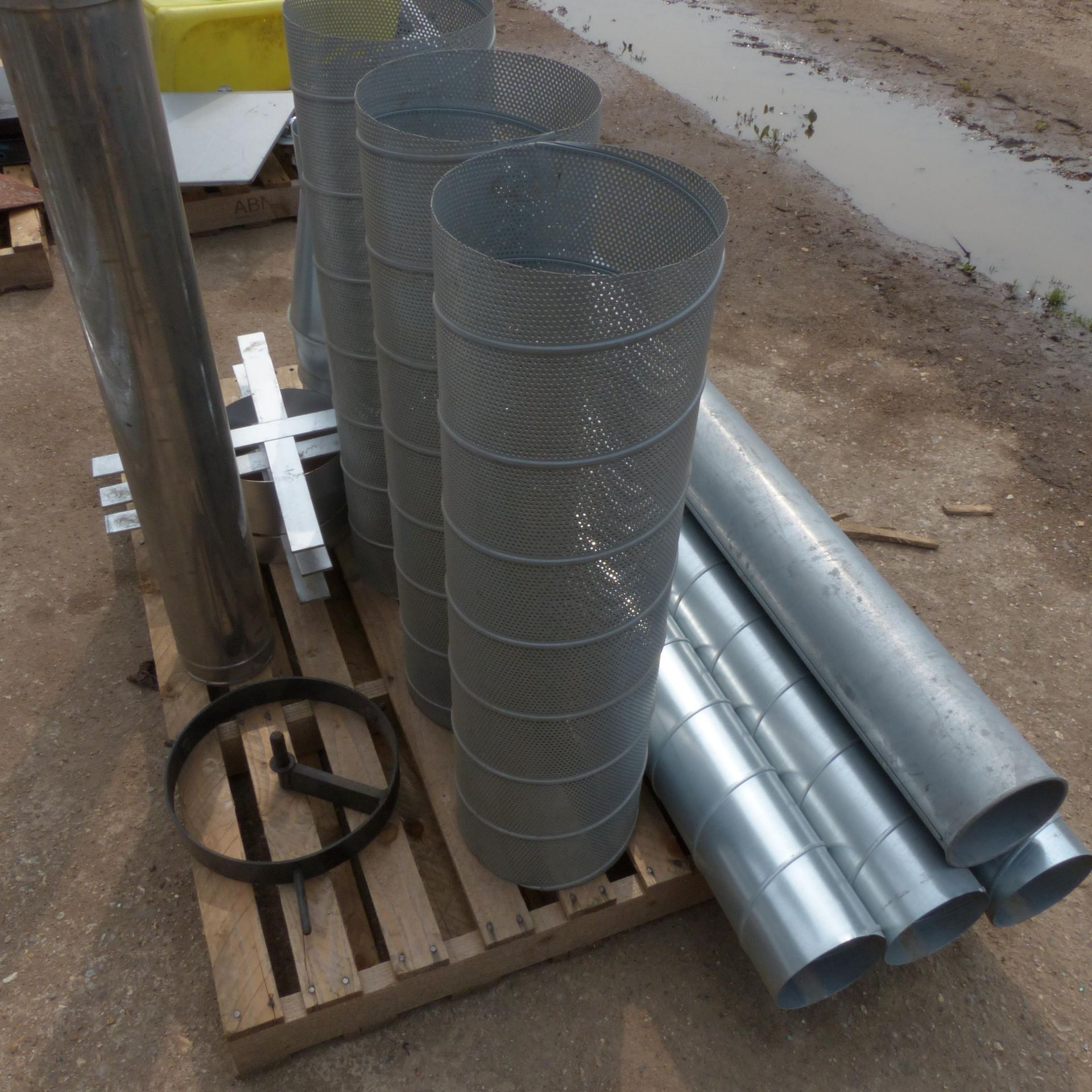 COMPLETE 4 LISHMAN GRAIN PEDESTALS