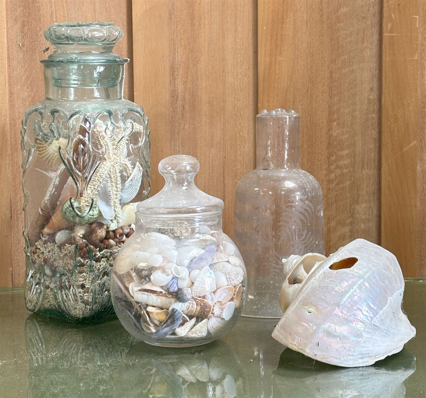 Early 20th century moulded glass confectionary jar with cartouche and ...
