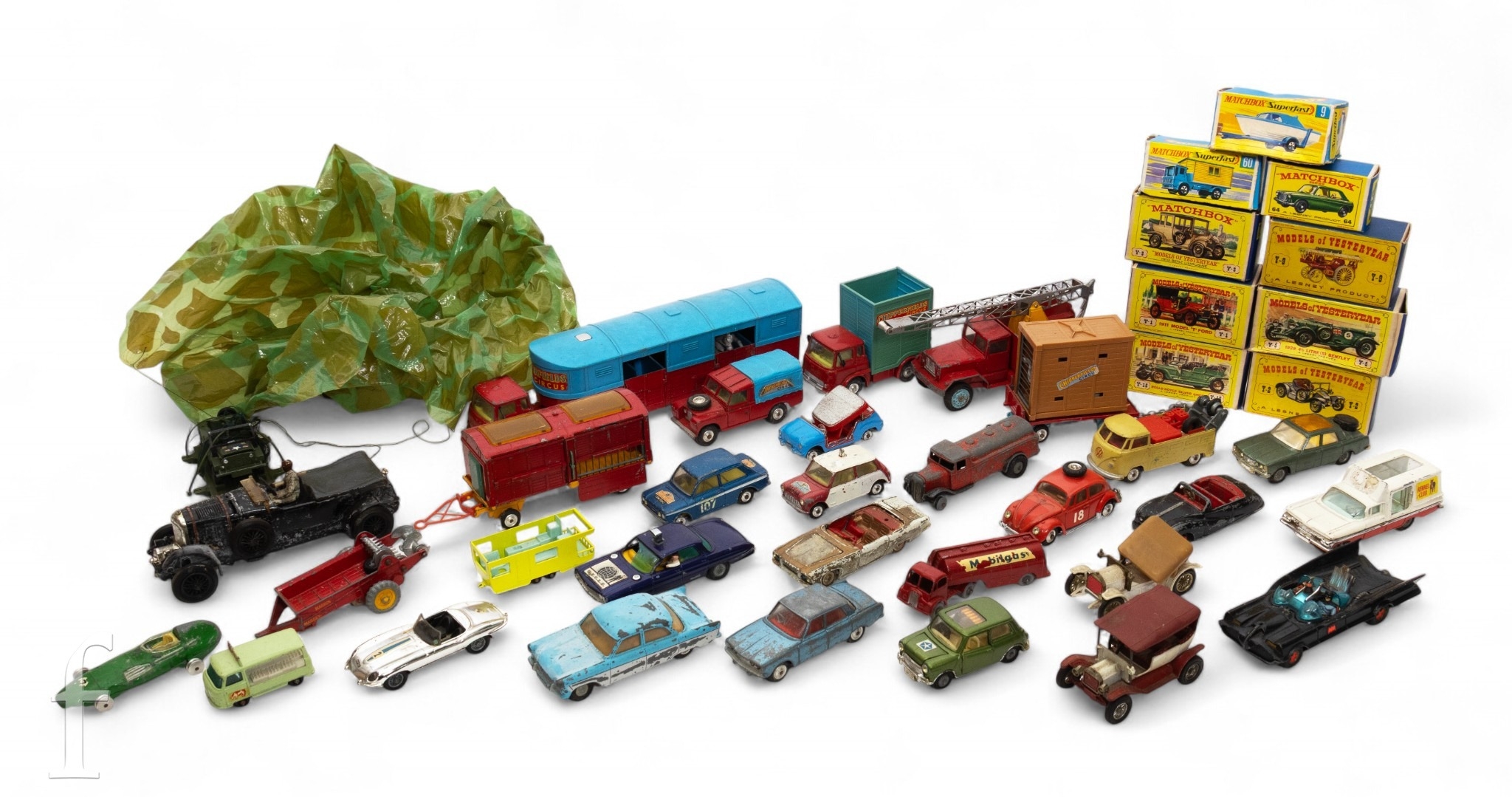 A collection of assorted diecasts including Corgi Chipperfields, Dinky ...