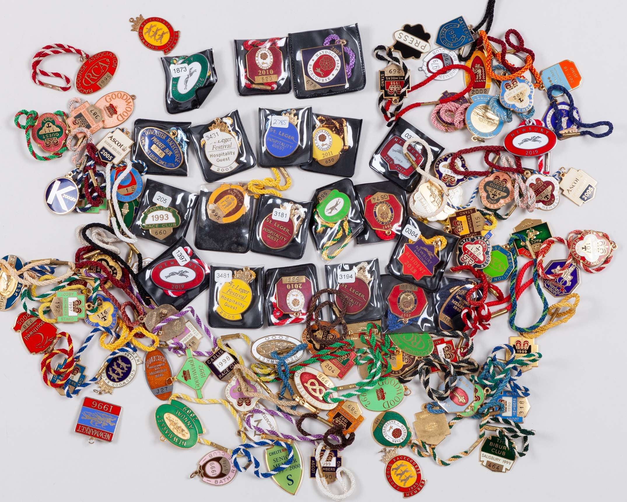 Collection of 100 modern horse racing badges,mostly racecourse members ...