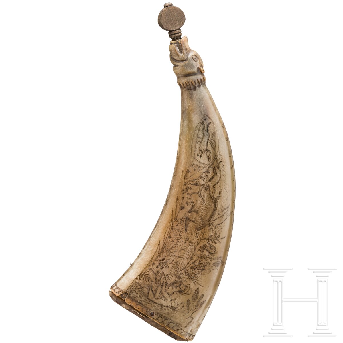 An engraved German hunting powder horn, 18th century Korpus aus flach ...