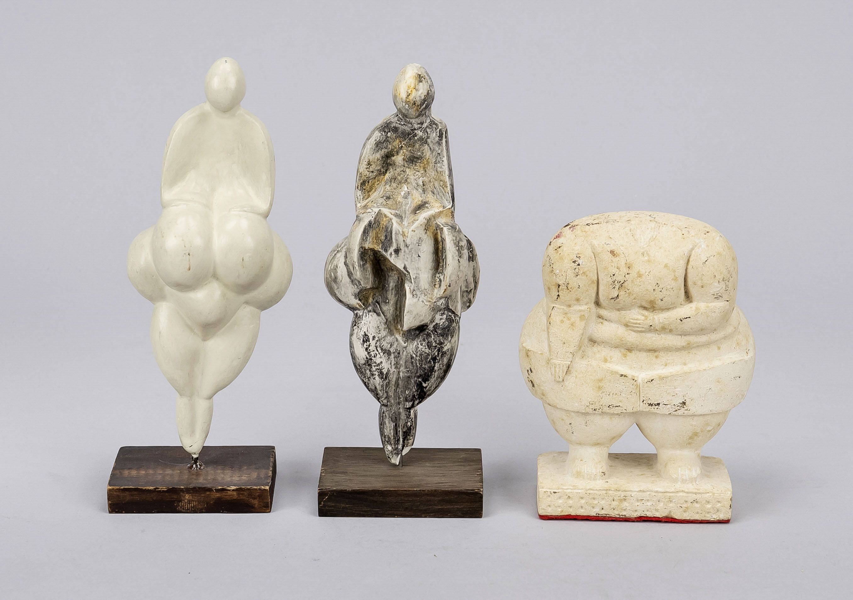 3 replicas of ancient female figures, 2nd half 20th century Plaster or ...