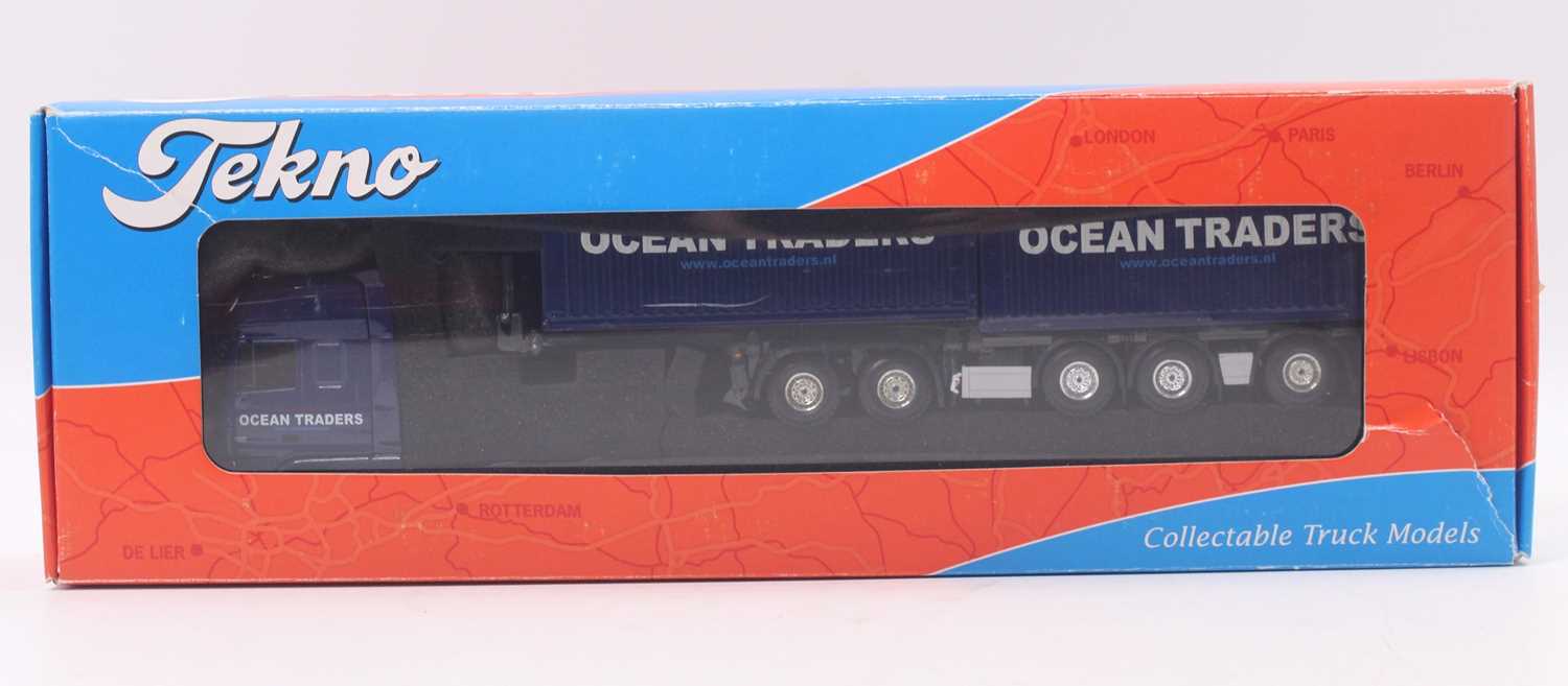 Tekno 1/50 scale Volvo FH04 Globe Container Contrans 'Ocean Traders ...