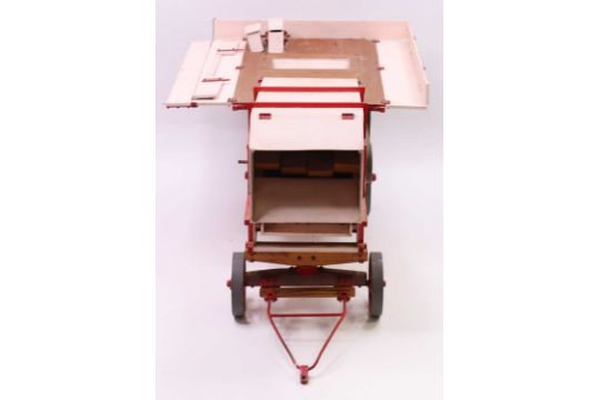 1-inch scale belt-driven working threshing machine, in cream and red ...