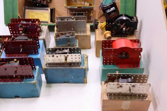 One tray containing various Meccano electricals to include an M212 ...