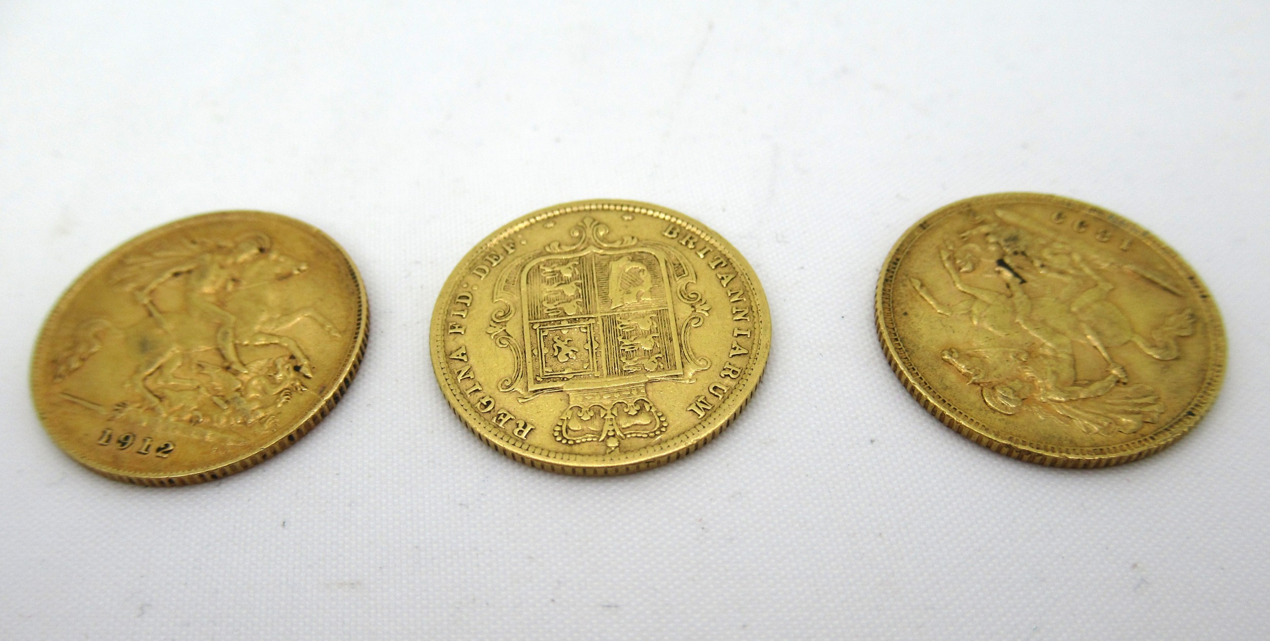 Three gold half sovereigns, 1899, 1912 and 1885