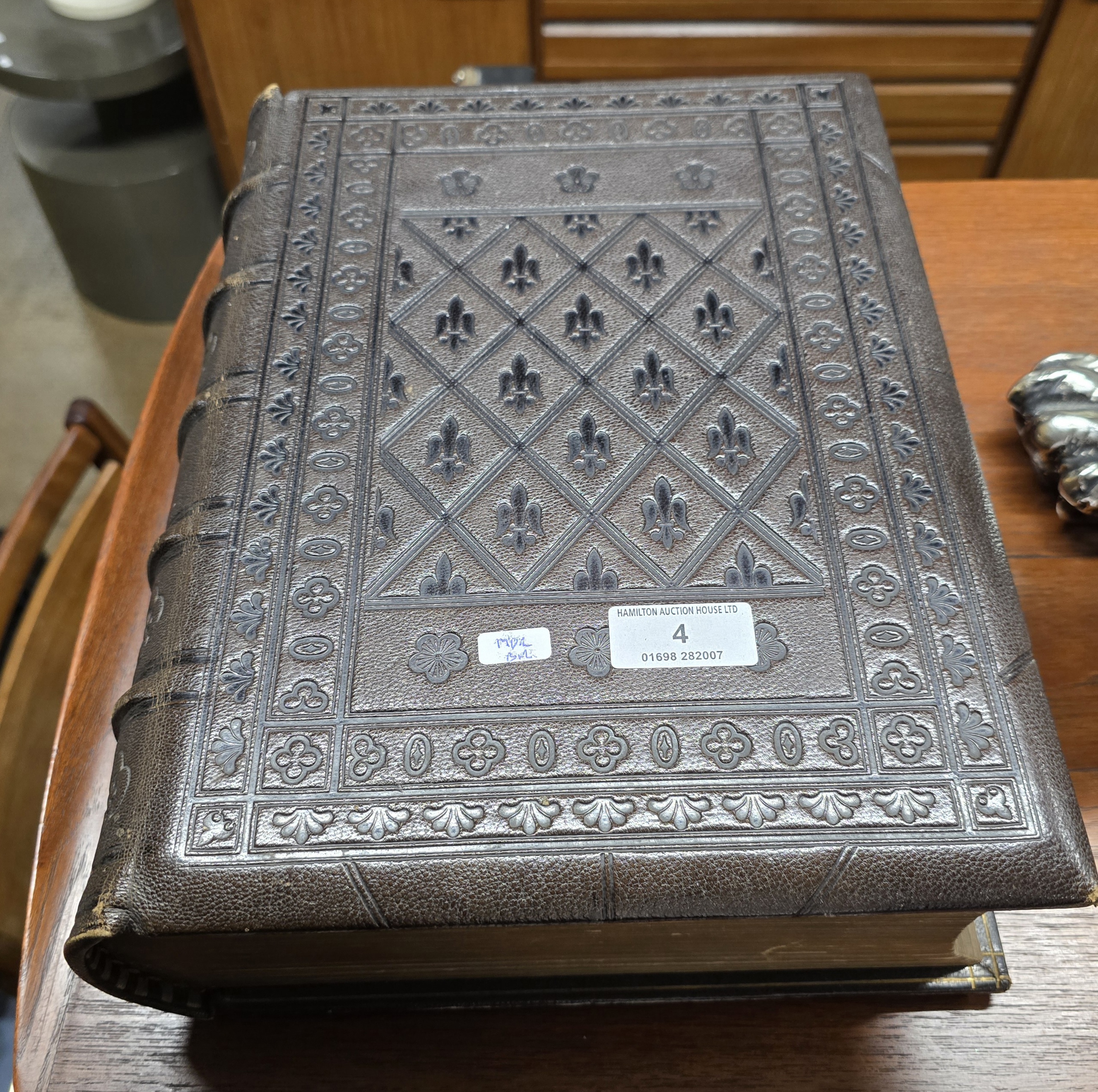 HENRY & SCOTT VICTORIAN HEAVY LEATHER BOUND HOLY BIBLE