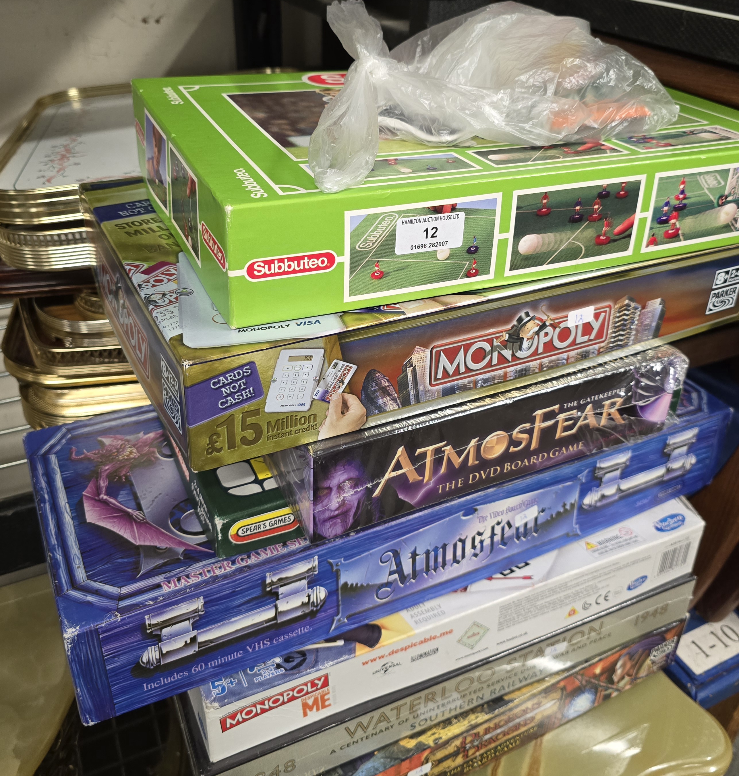 8 BOARD GAMES COMPRISING MONOPOLY, DUNGEONS & DRAGONS, WATERLOO STATION ...