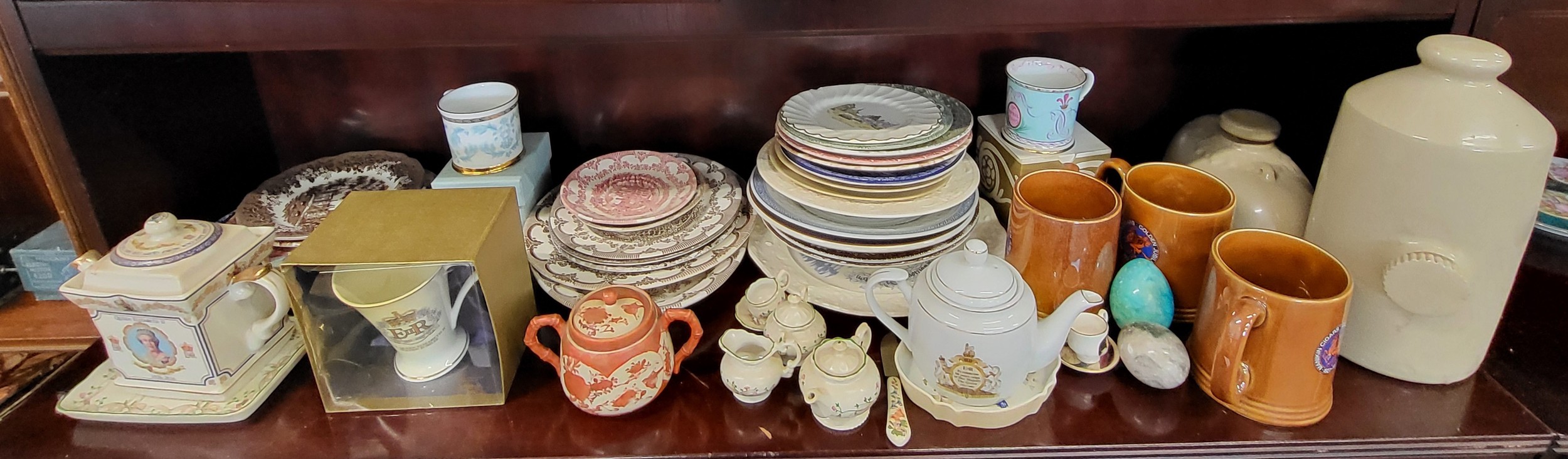 Ceramic tablewares by various makers including Denby, Kutani, Meakin ...