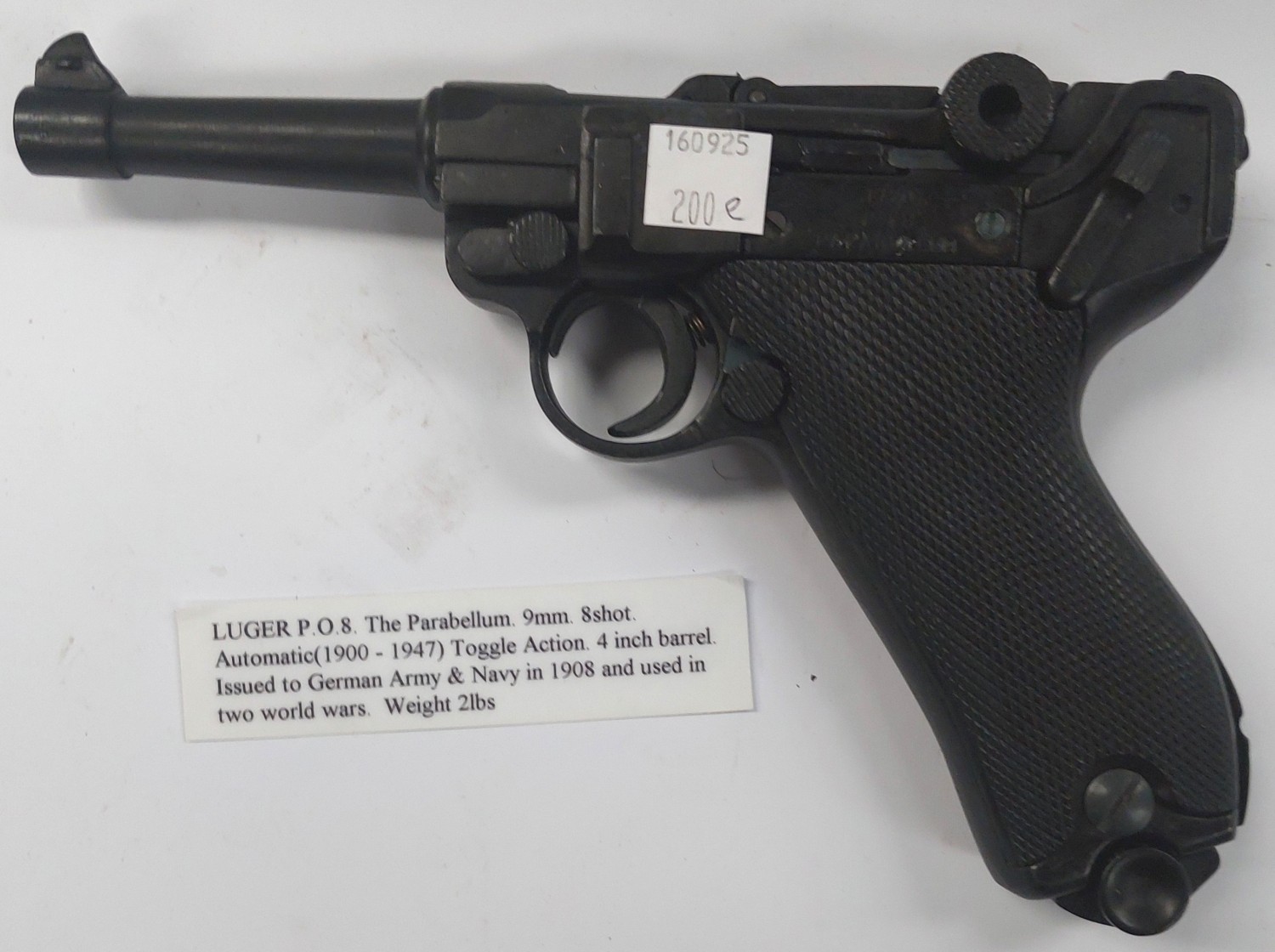 Display model of a Luger PO8 parabellum pistol used by the German Armed ...