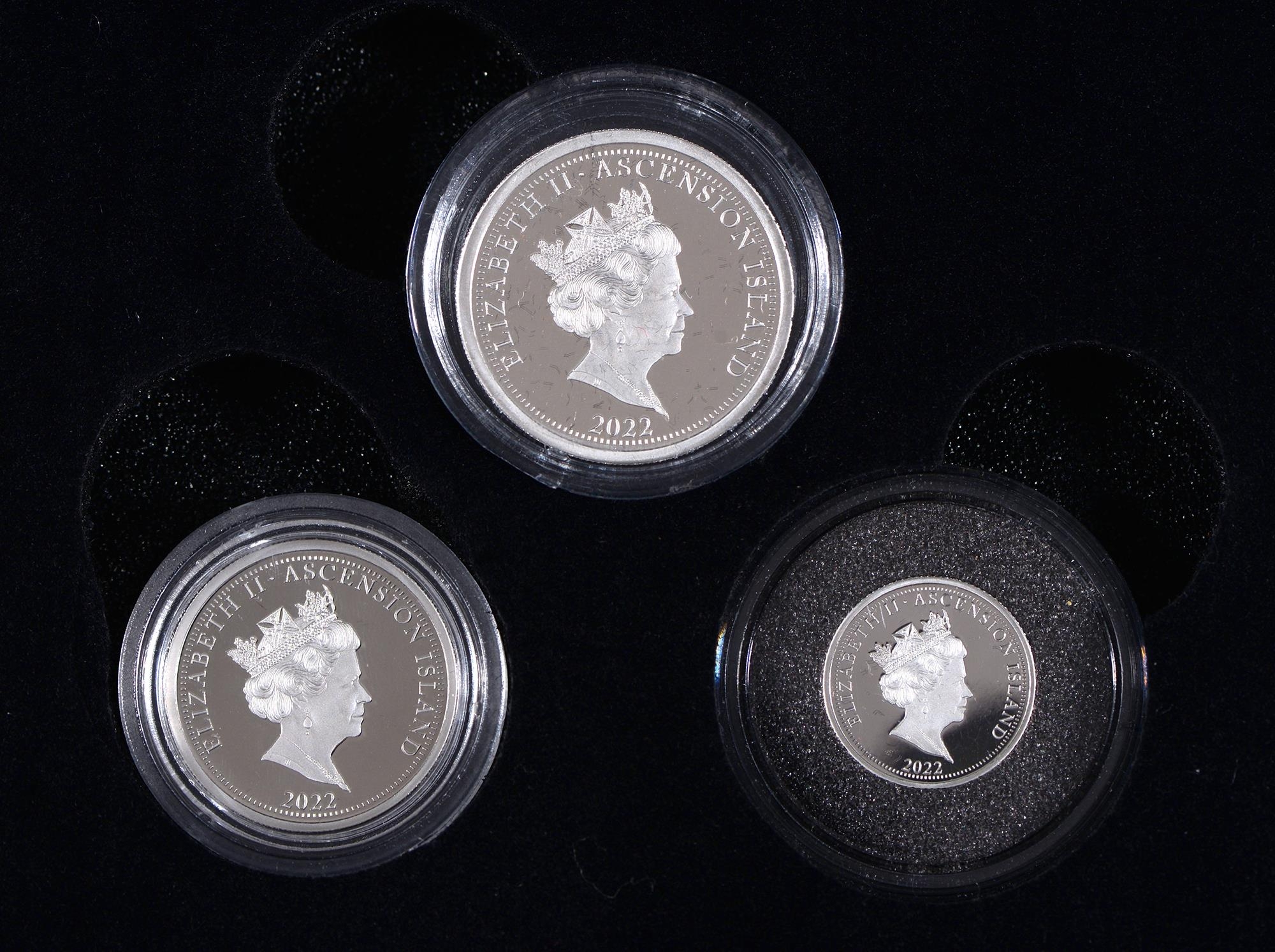 Platinum coins. Ascension Island, proof commemorative Sovereign three ...