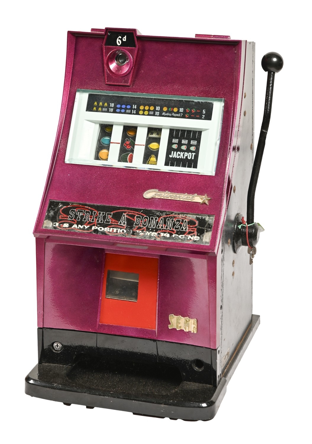 Mechanical gaming. A SEGA Continental Strike-A-Bonanza one-armed bandit ...