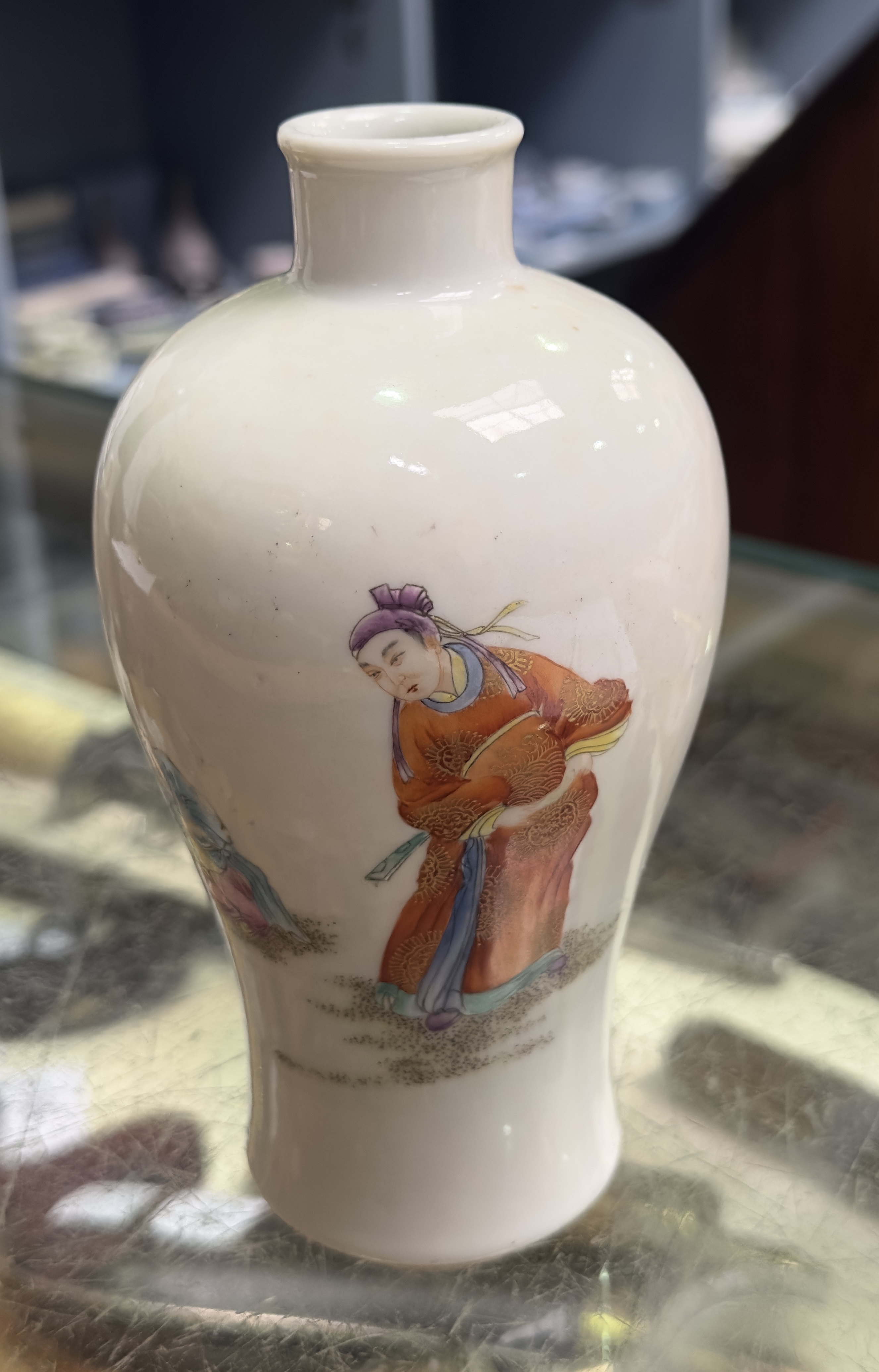 A Chinese Qing Dynasty famille rose small porcelain vase of inverted ...