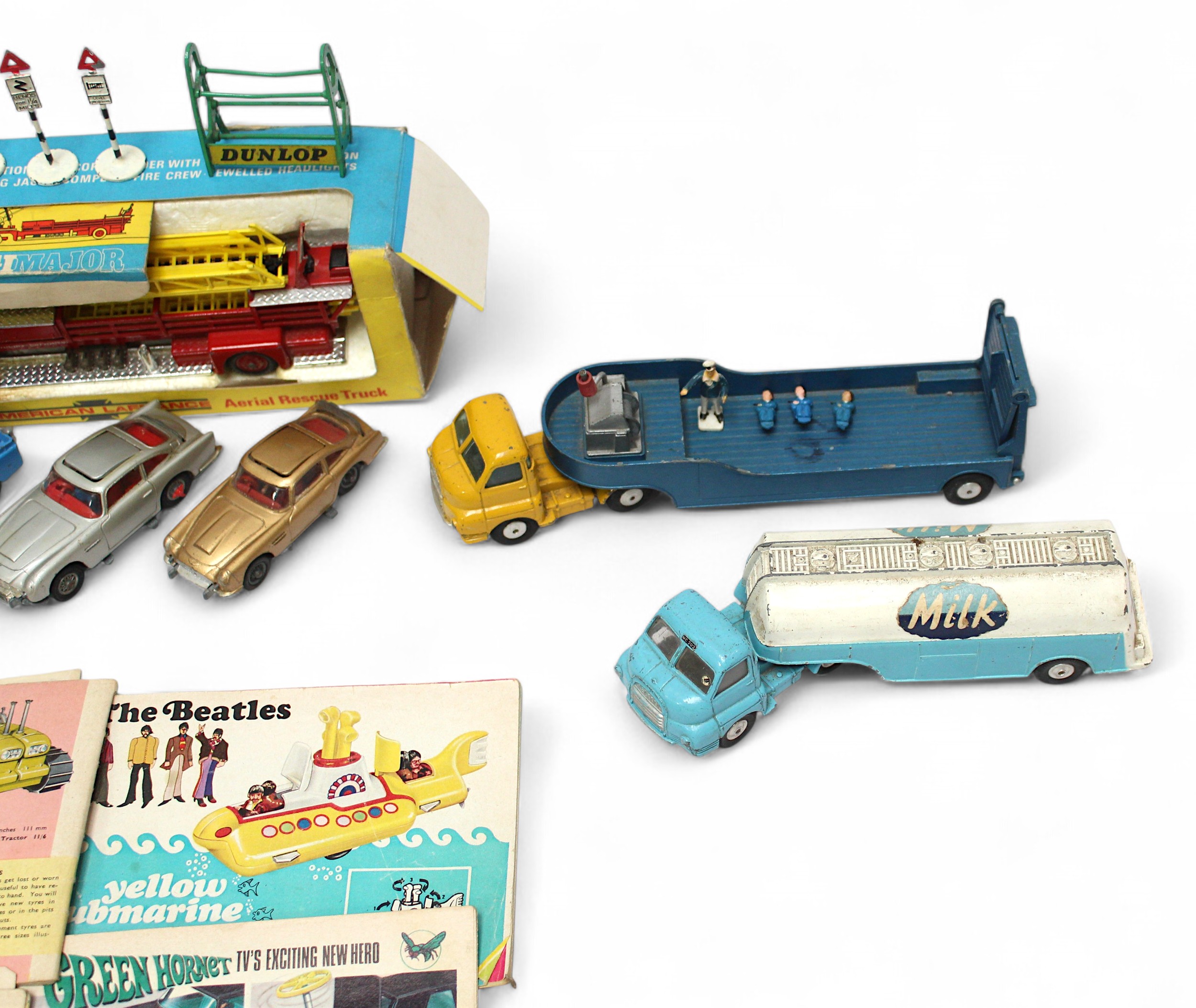 A boxed Corgi Major No. 1143 American LaFrance Aerial Rescue Truck ...