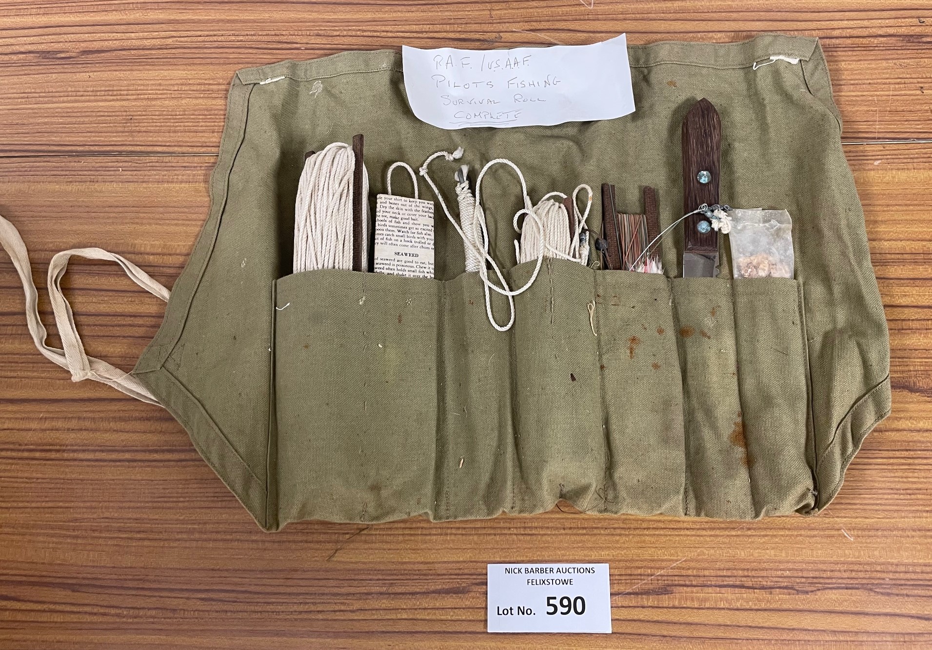 Militaria: WW2 RAF/US AAF pilots survival roll complete, original.