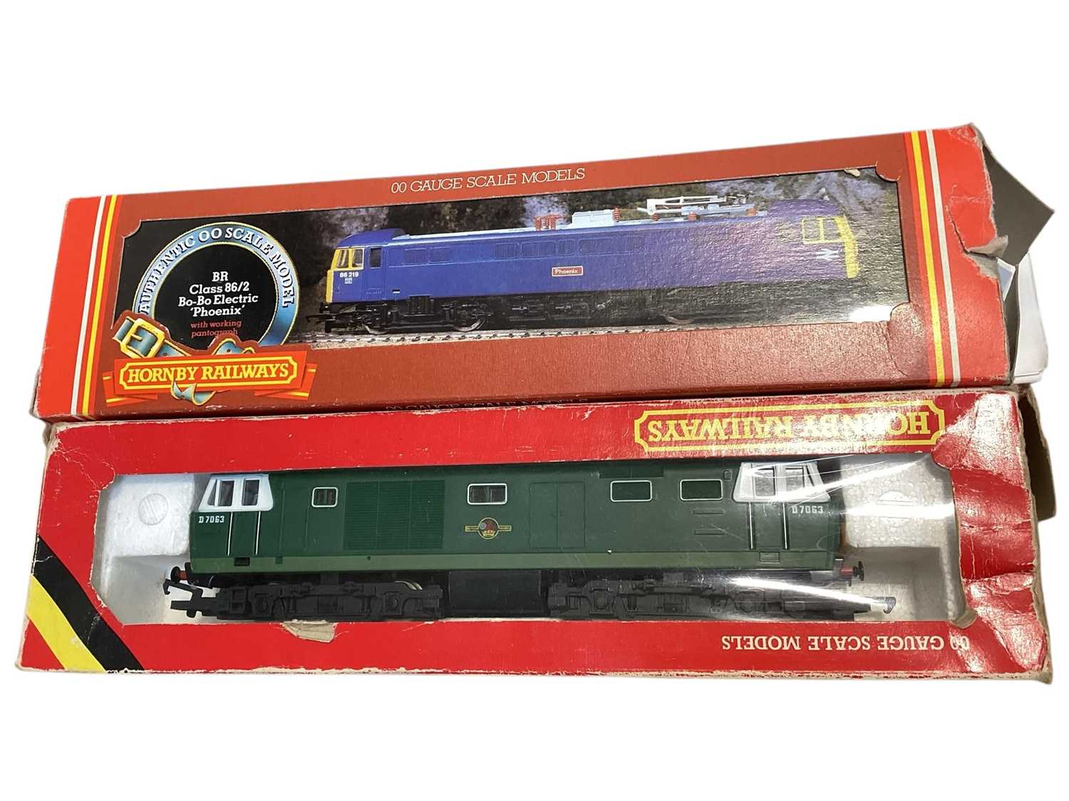 Hornby OO Gauge BR Green Hymek diesel locomotive, boxed R074, BR Blue ...