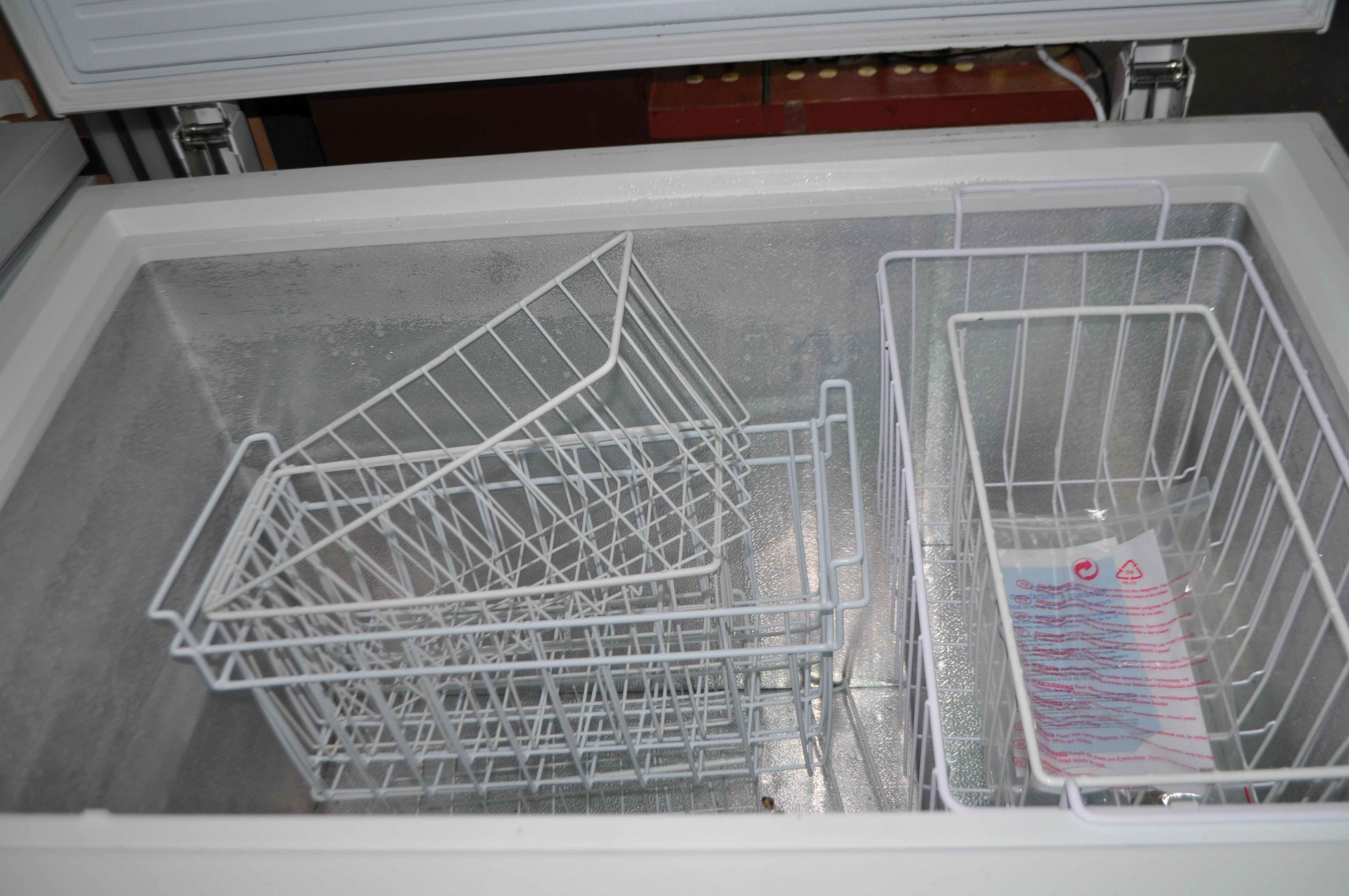 AN ICEKING CHEST FREEZER width 105cm, depth 76cm, height 85cm (PAT pass ...