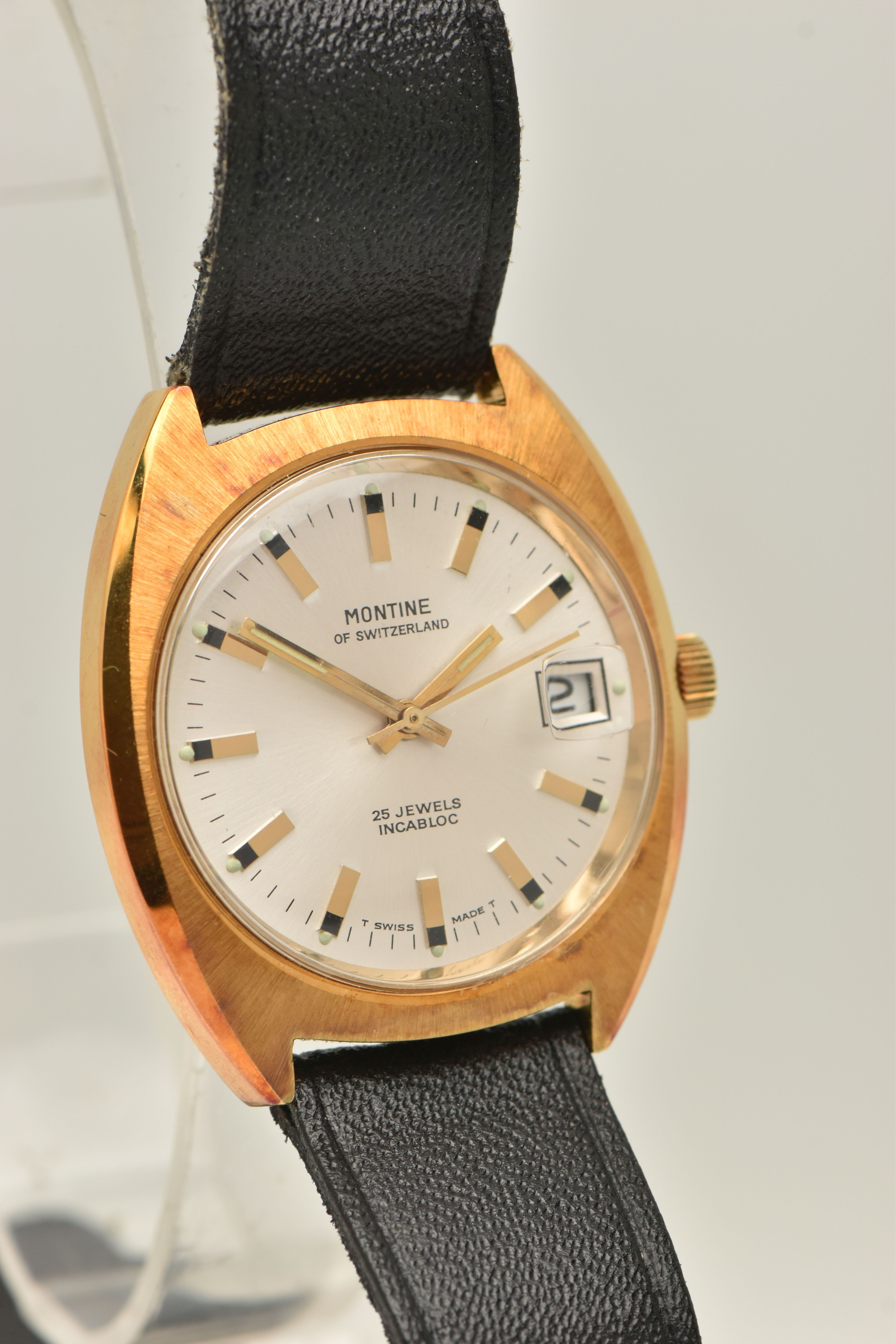 A GENTS BOXED 'MONTINE' WRISTWATCH, manual wind, round silver dial ...
