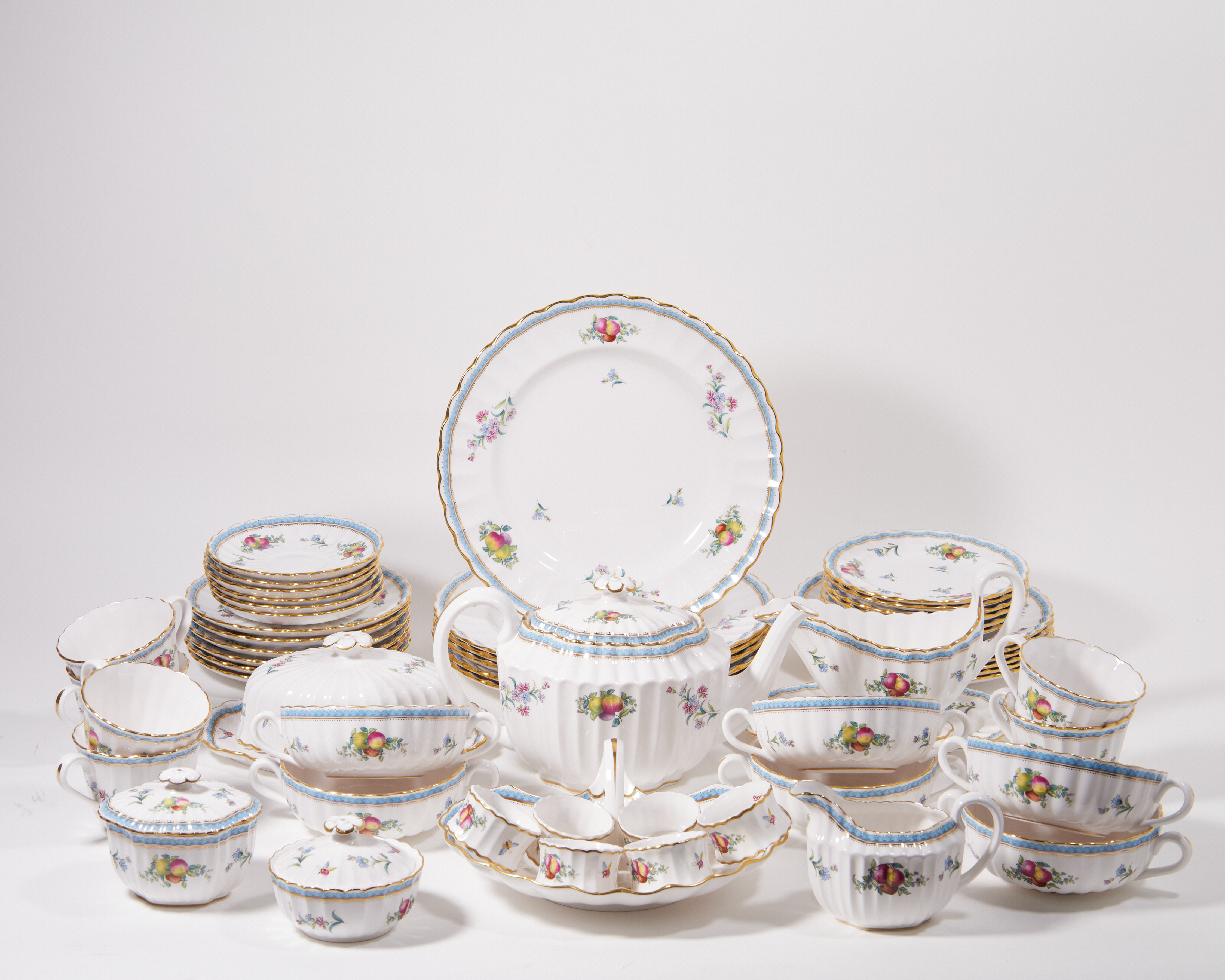 A Spode 'Trapnell Sprays' pattern tea and dinner service, late 20th ...