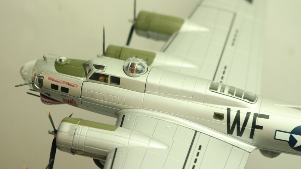Corgi Aviation Archive Aa33318 172 Scale Diecast Boeing B 17g Flying