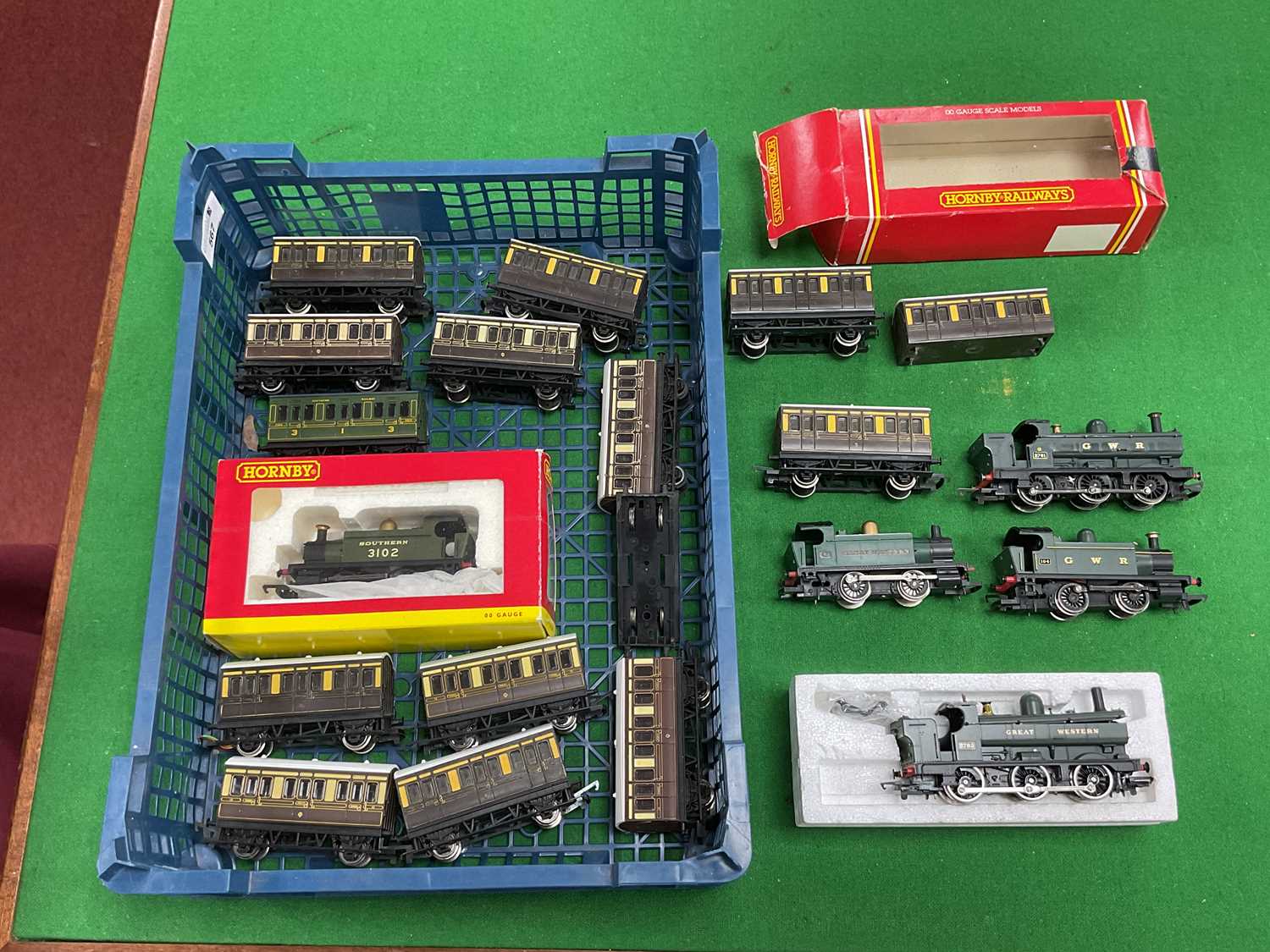 Five Hornby 00 gauge tank engines (including two boxed): two GWR 0-4-0s ...