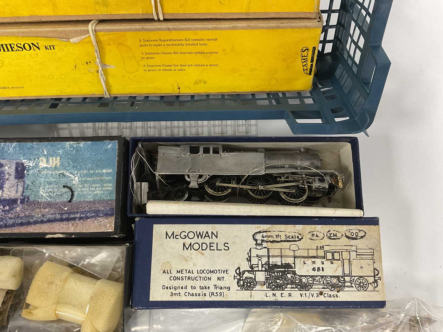 Four 00 gauge metal locomotive kits: Jamieson A3 and V2 body kits; a ...