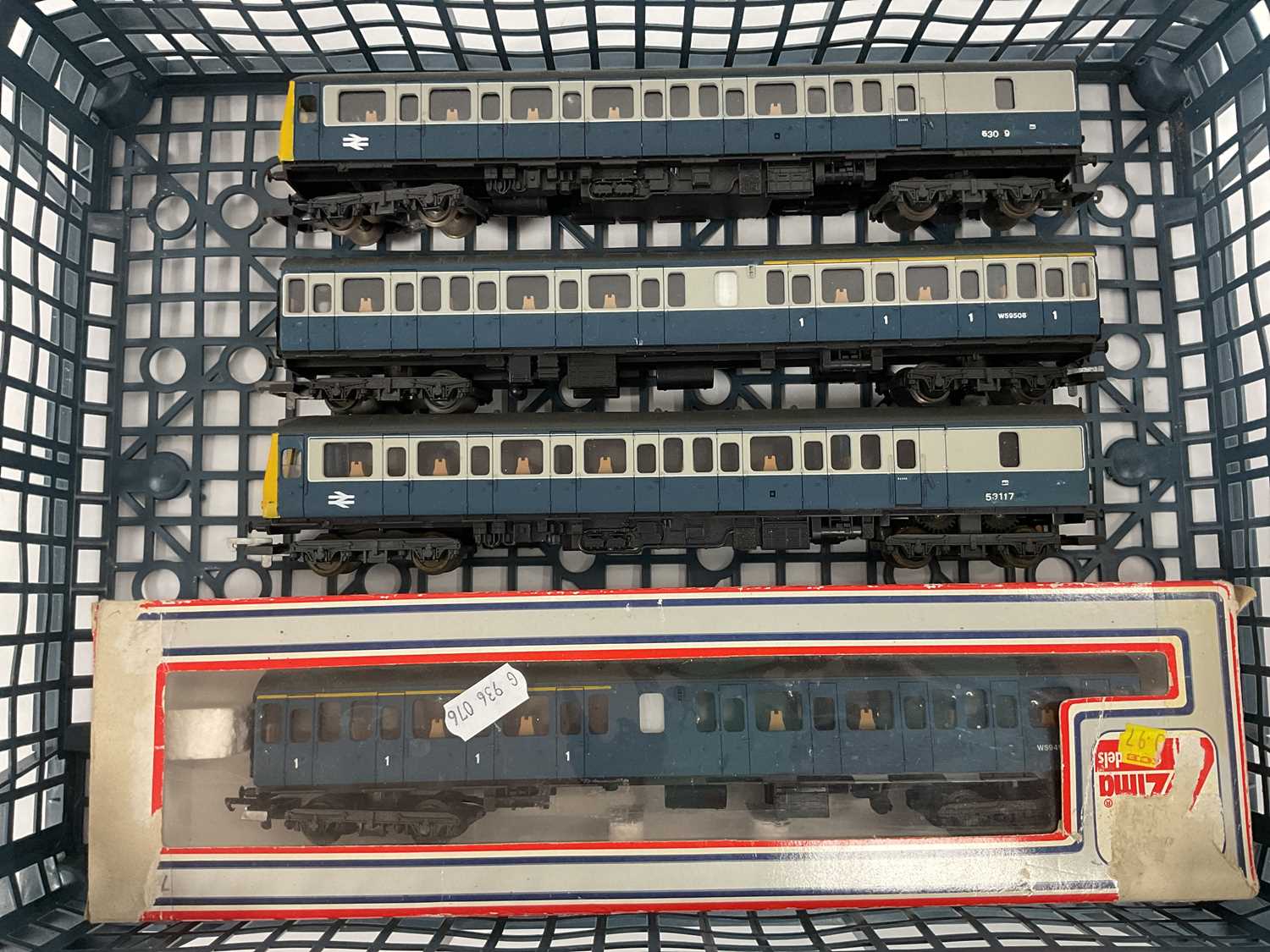 A Lima 00 gauge class 117 three-car DMU in BR blue/grey livery ...